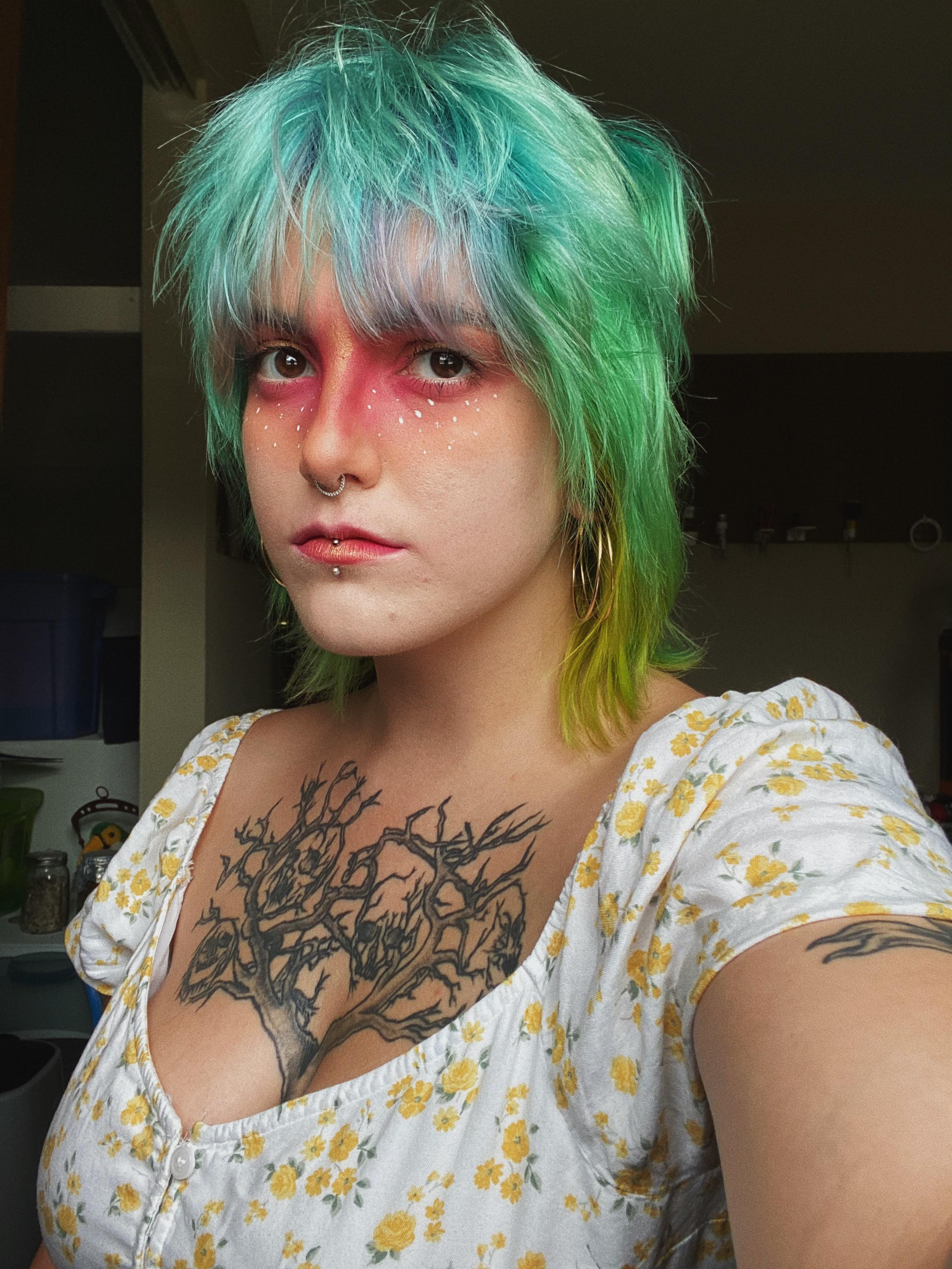 first time playing with makeup in four years ☺️ [over 18] | Scrolller