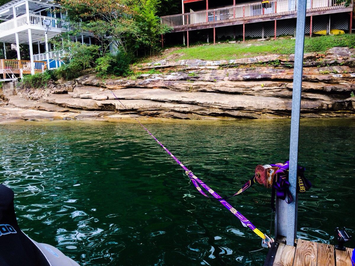 First time setting up the new slackline at the lake. Being able to eject over water is fun ...