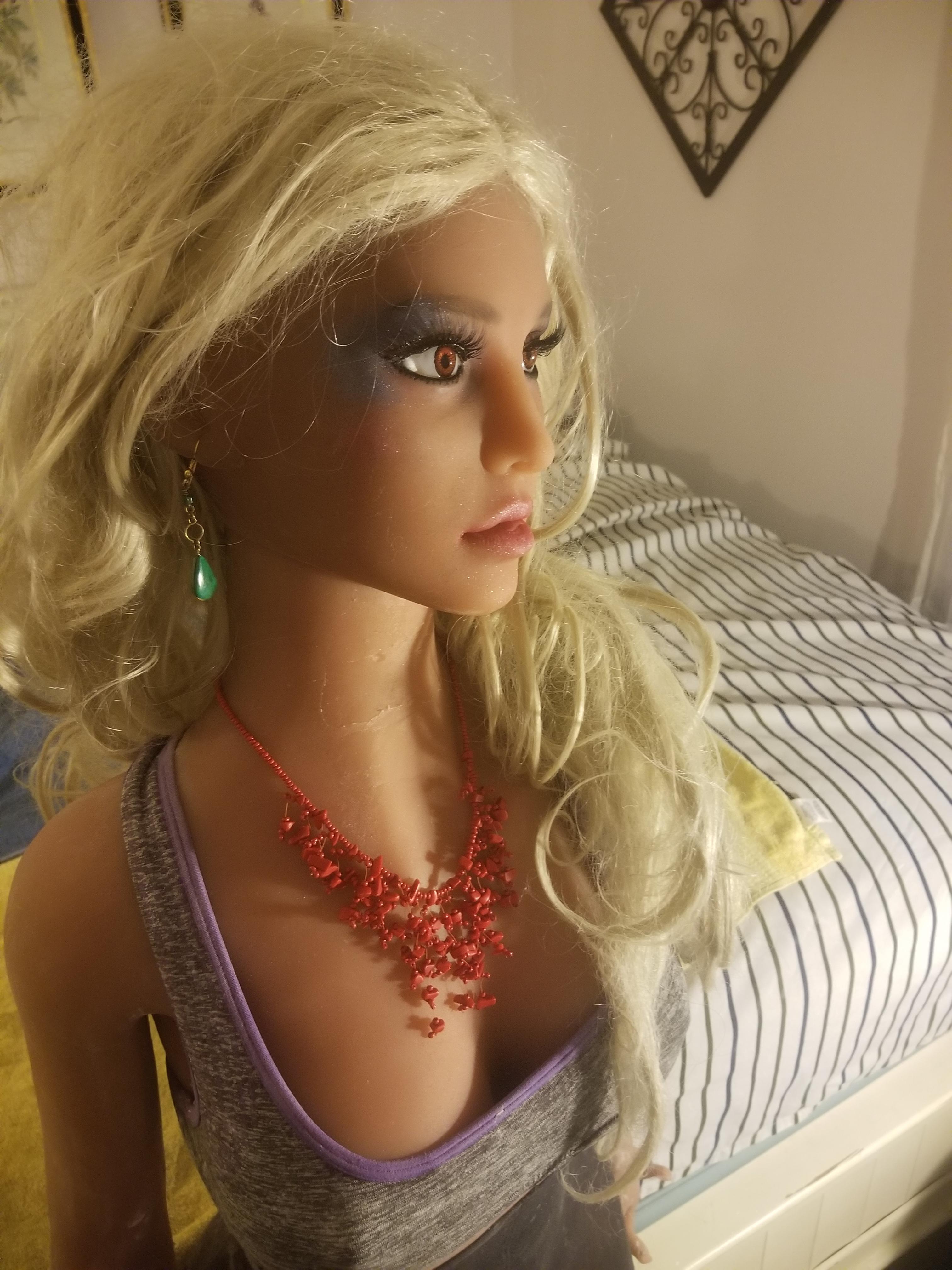 First time trying on jewelry. I think it adds to realism. | Scrolller