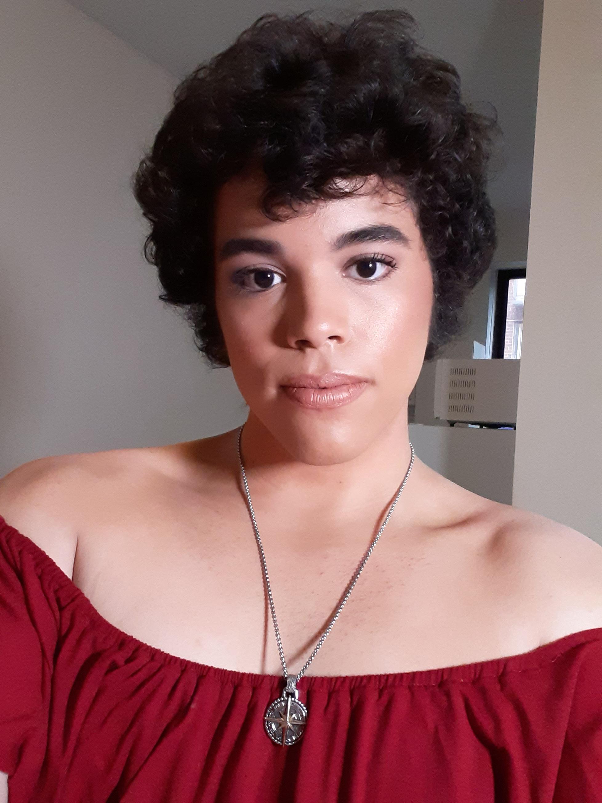 First Time Wearing Makeup 😋 | Scrolller