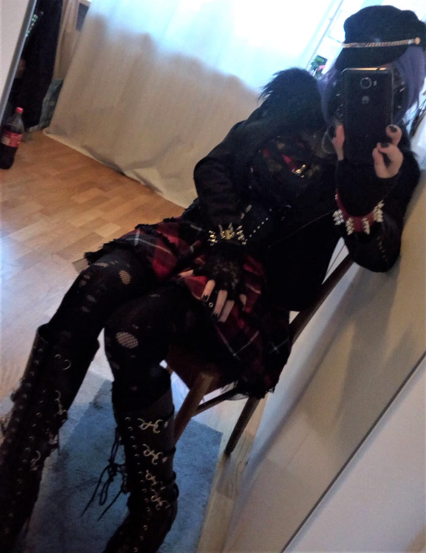 Fit for a Punk/Rock concert | Scrolller