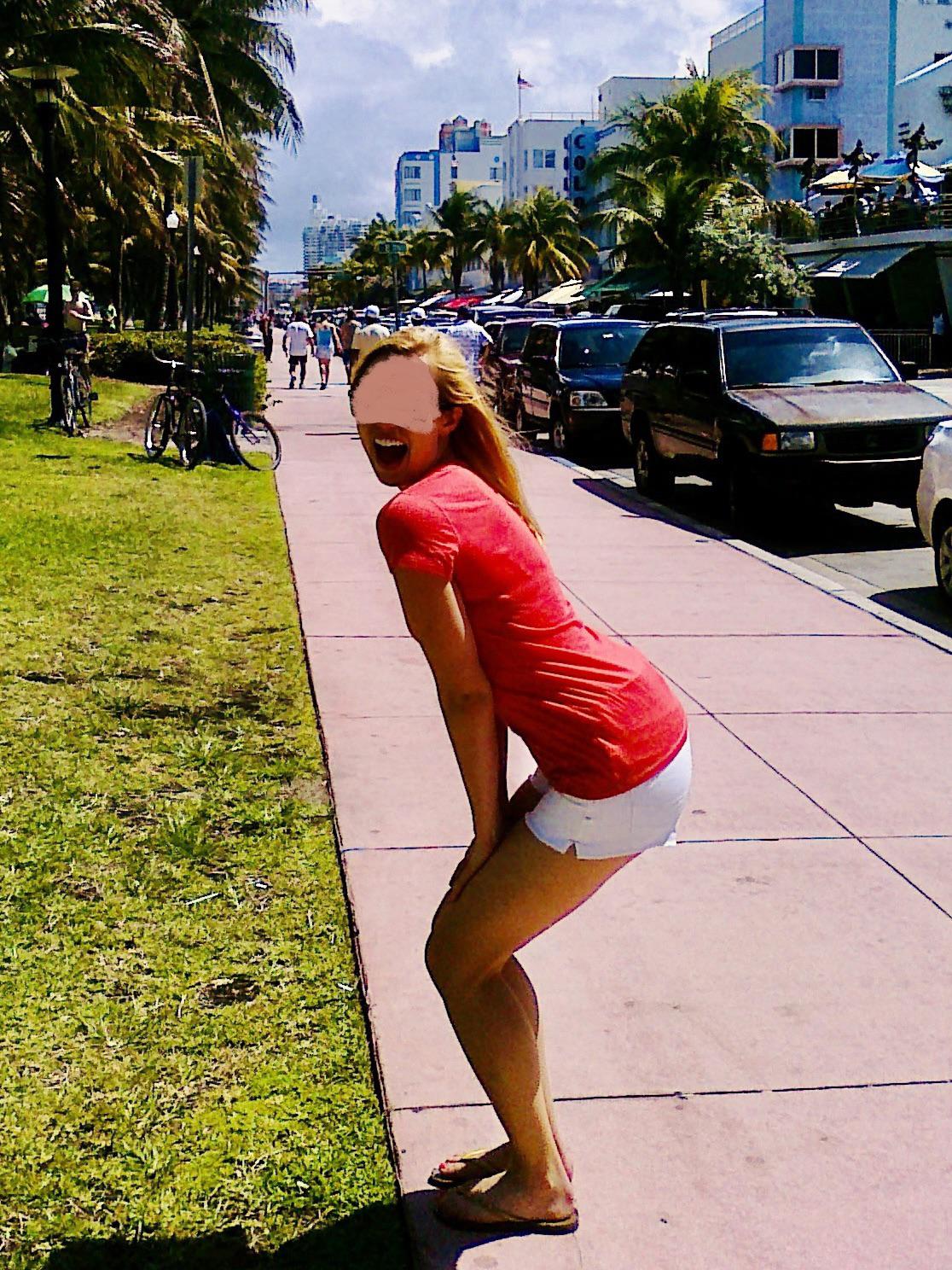 Fit Miami vixen on the prowl | Scrolller