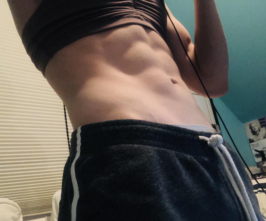 Fitness Girl Scrolller