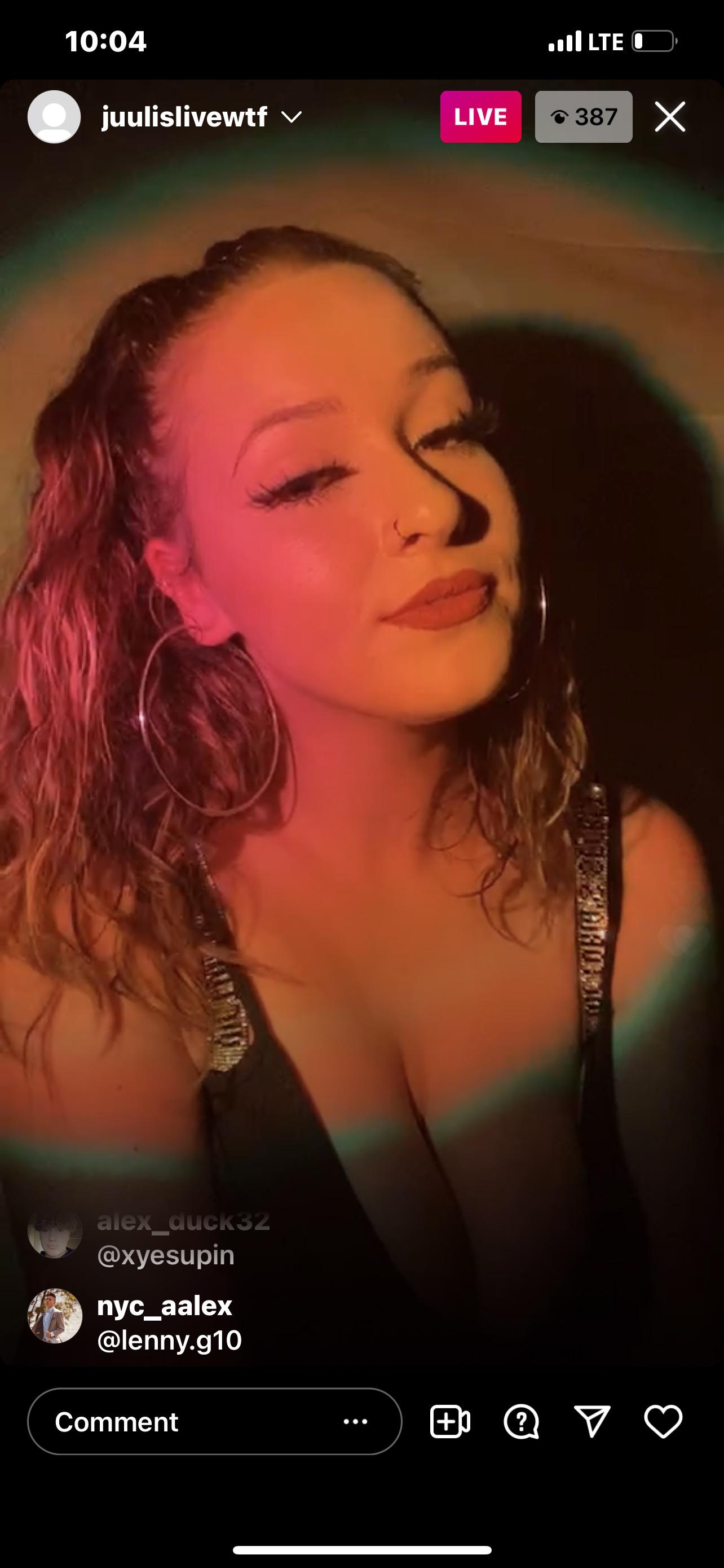 Flashing at 600 | Scrolller