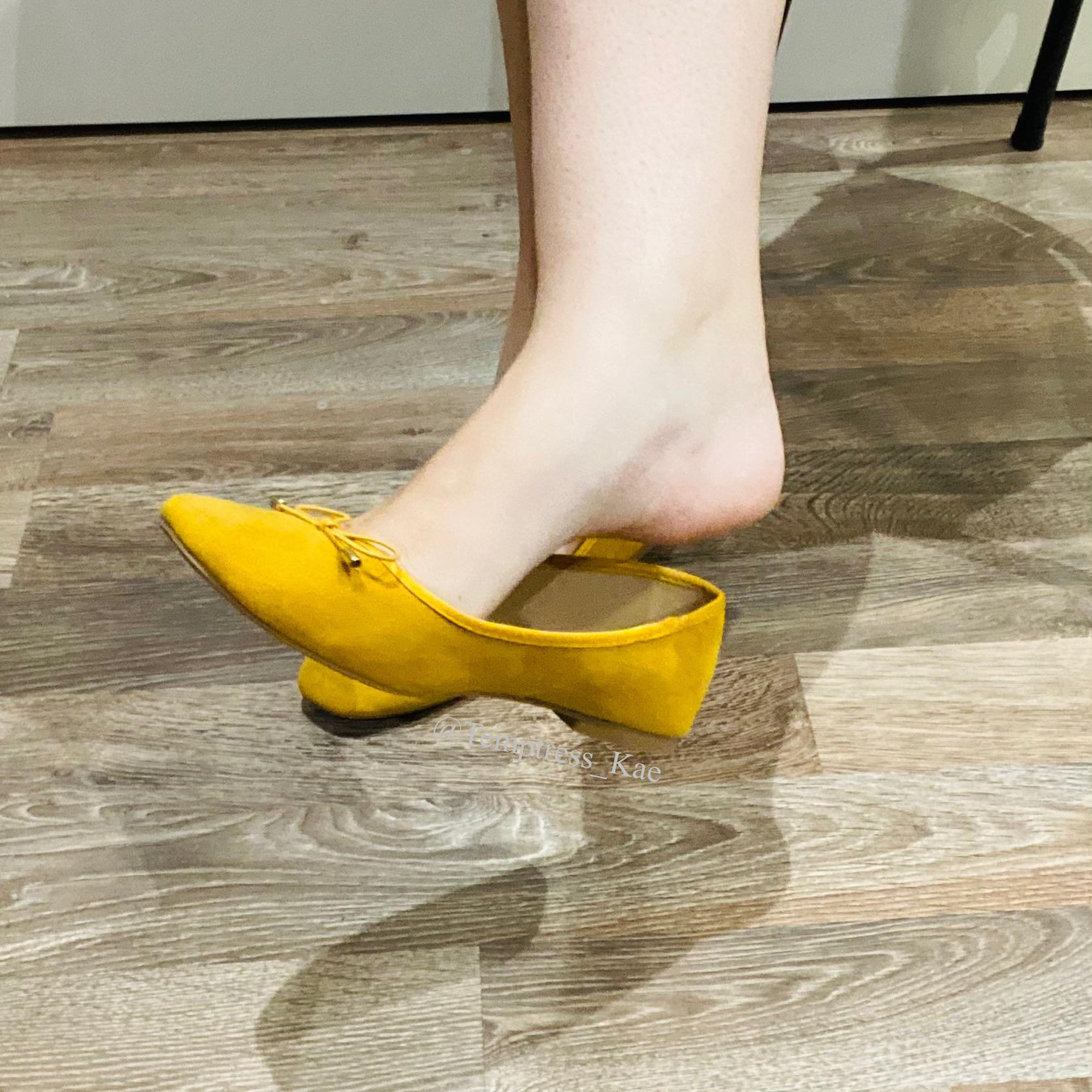 Flats 💛👣 | Scrolller