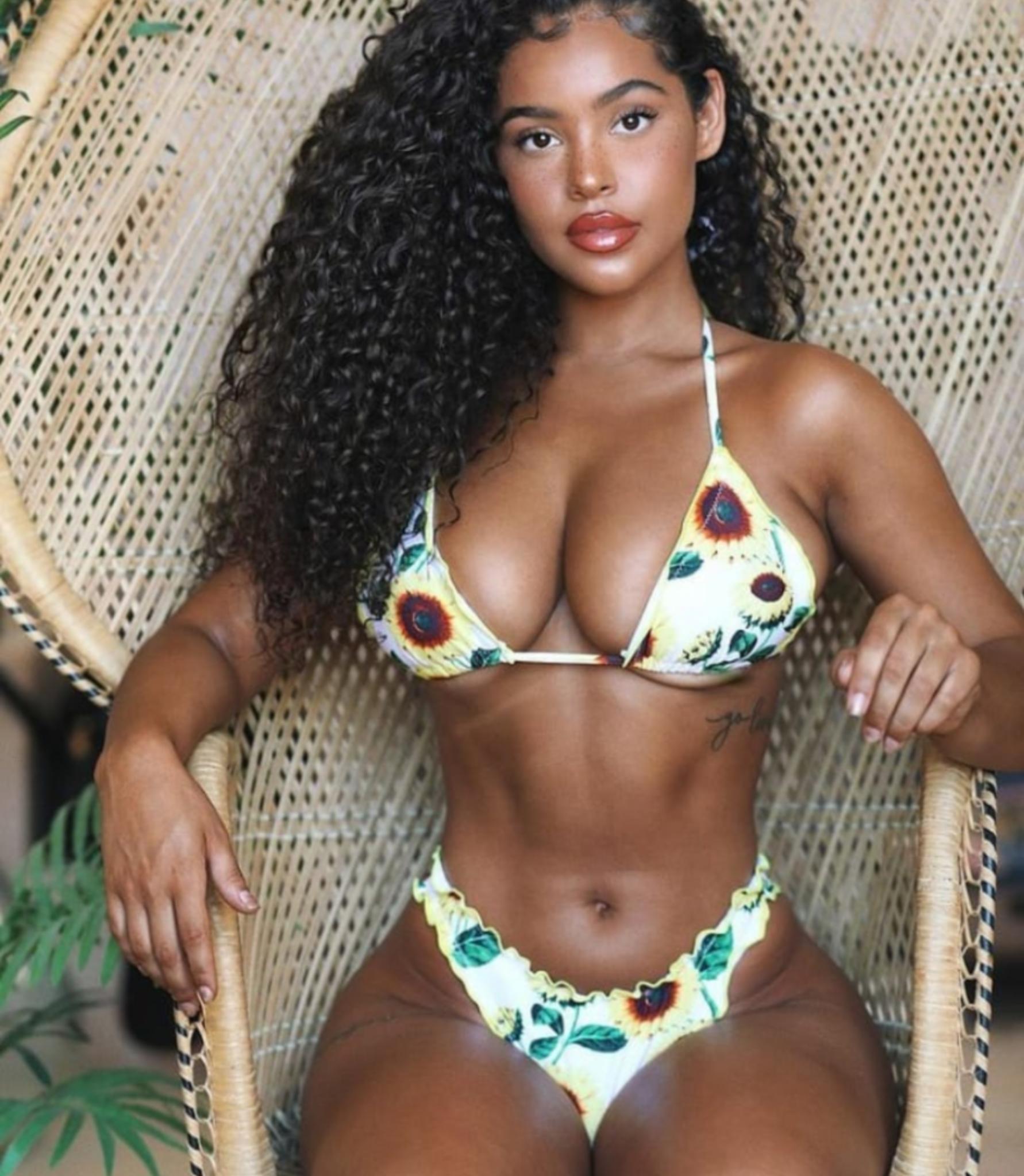 Flower bikini | Scrolller