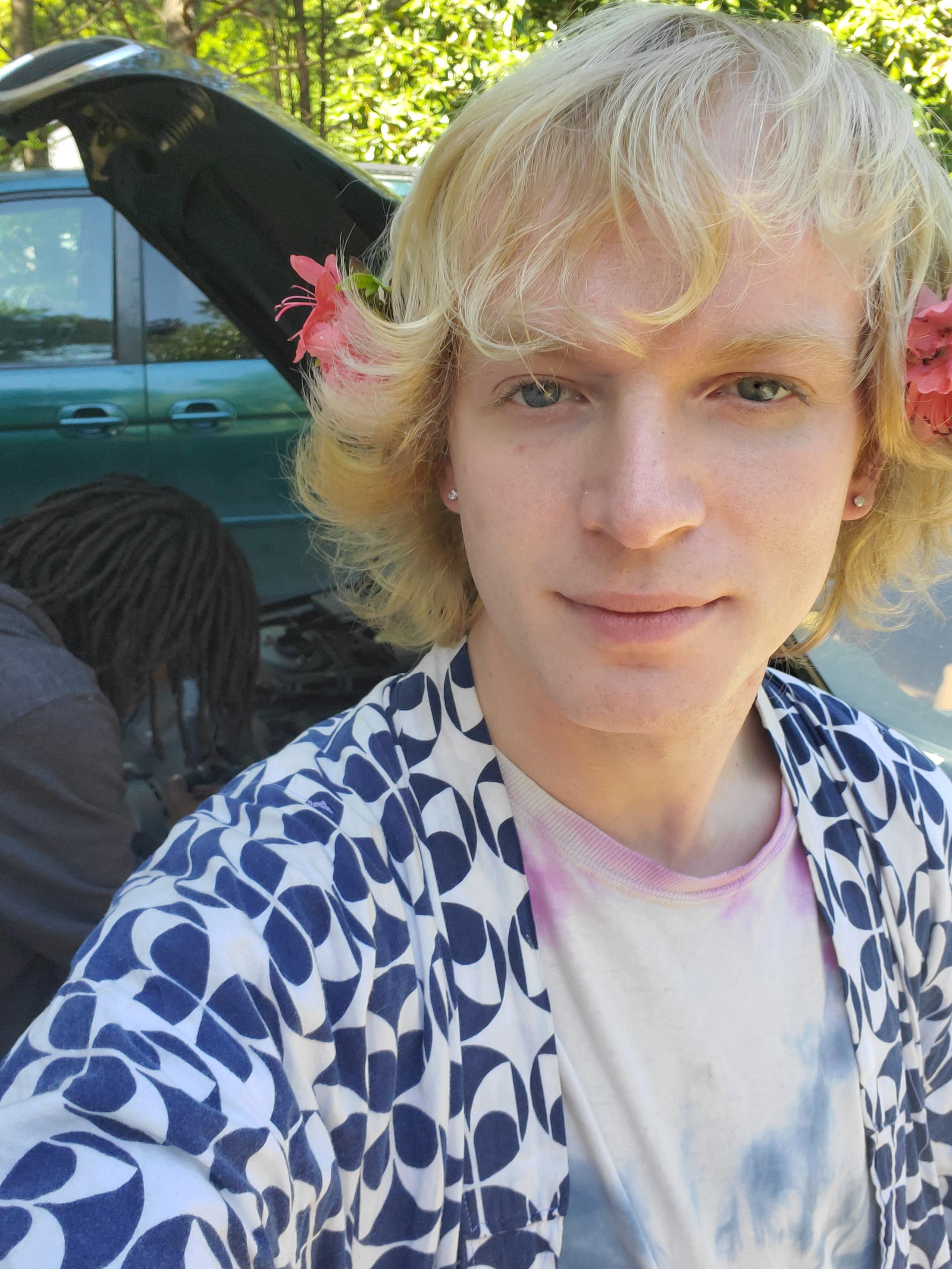 Flower child | Scrolller