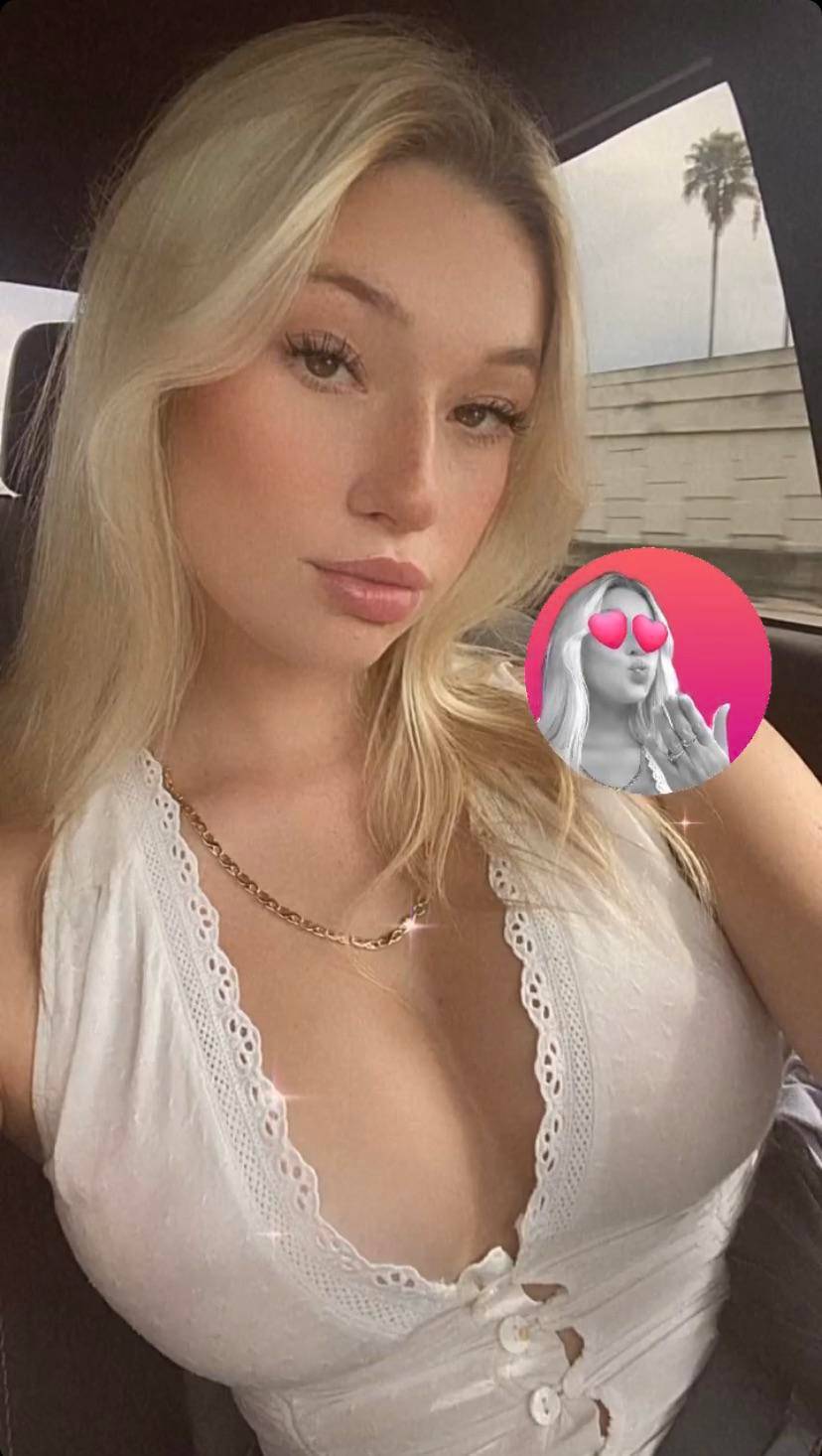 Flower Girl | Scrolller