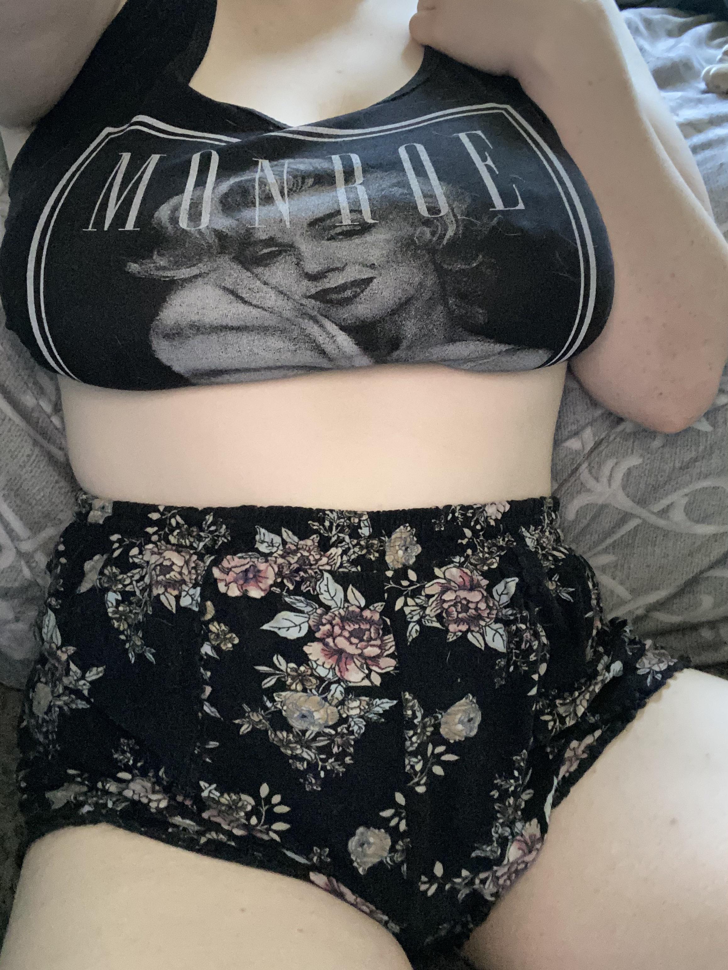 Flower shorts | Scrolller