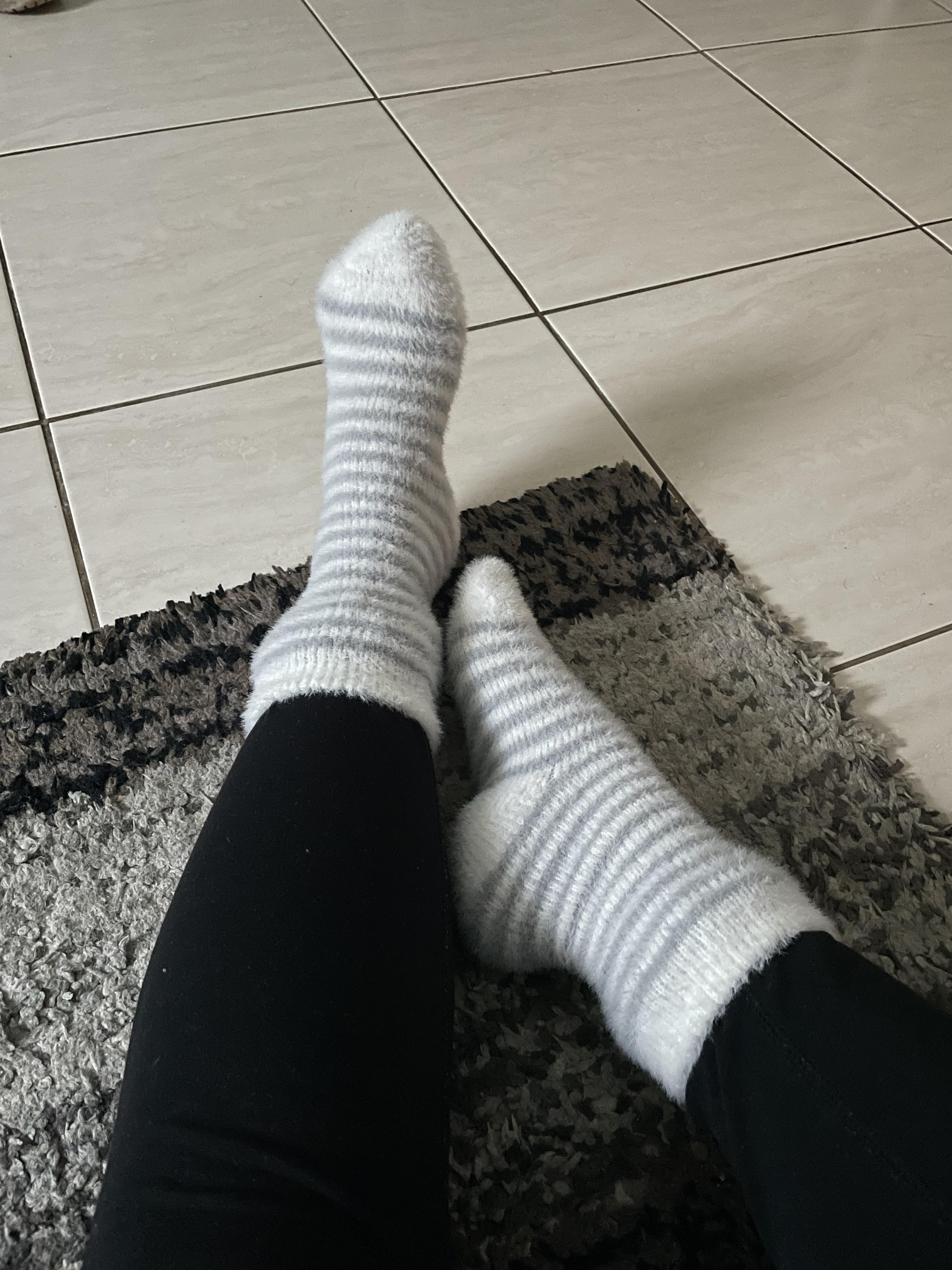 Fluffy socks | Scrolller