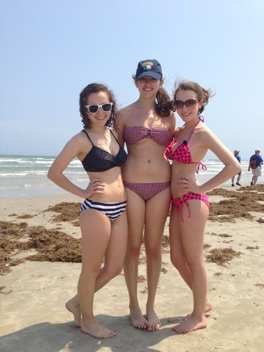 FMK these bikini girls | Scrolller