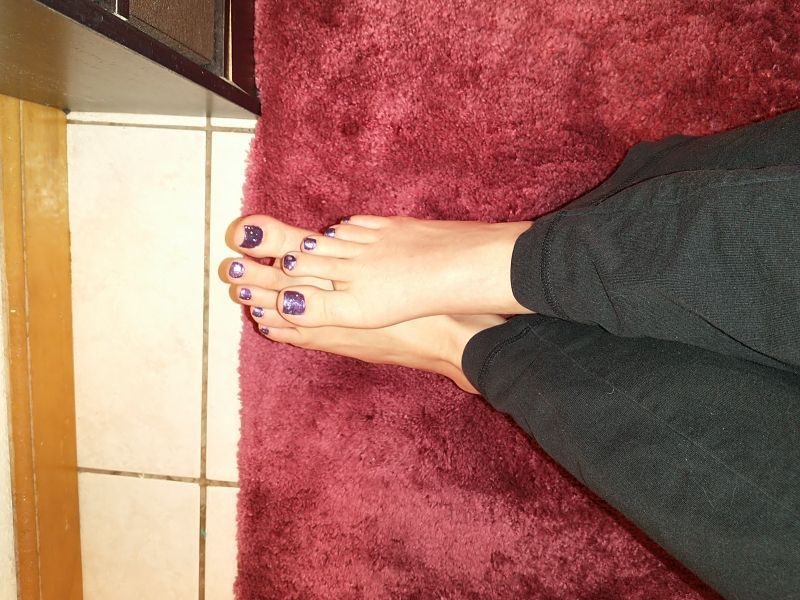 Foot daddy love my feet! Dm me ️🥵👣 | Scrolller