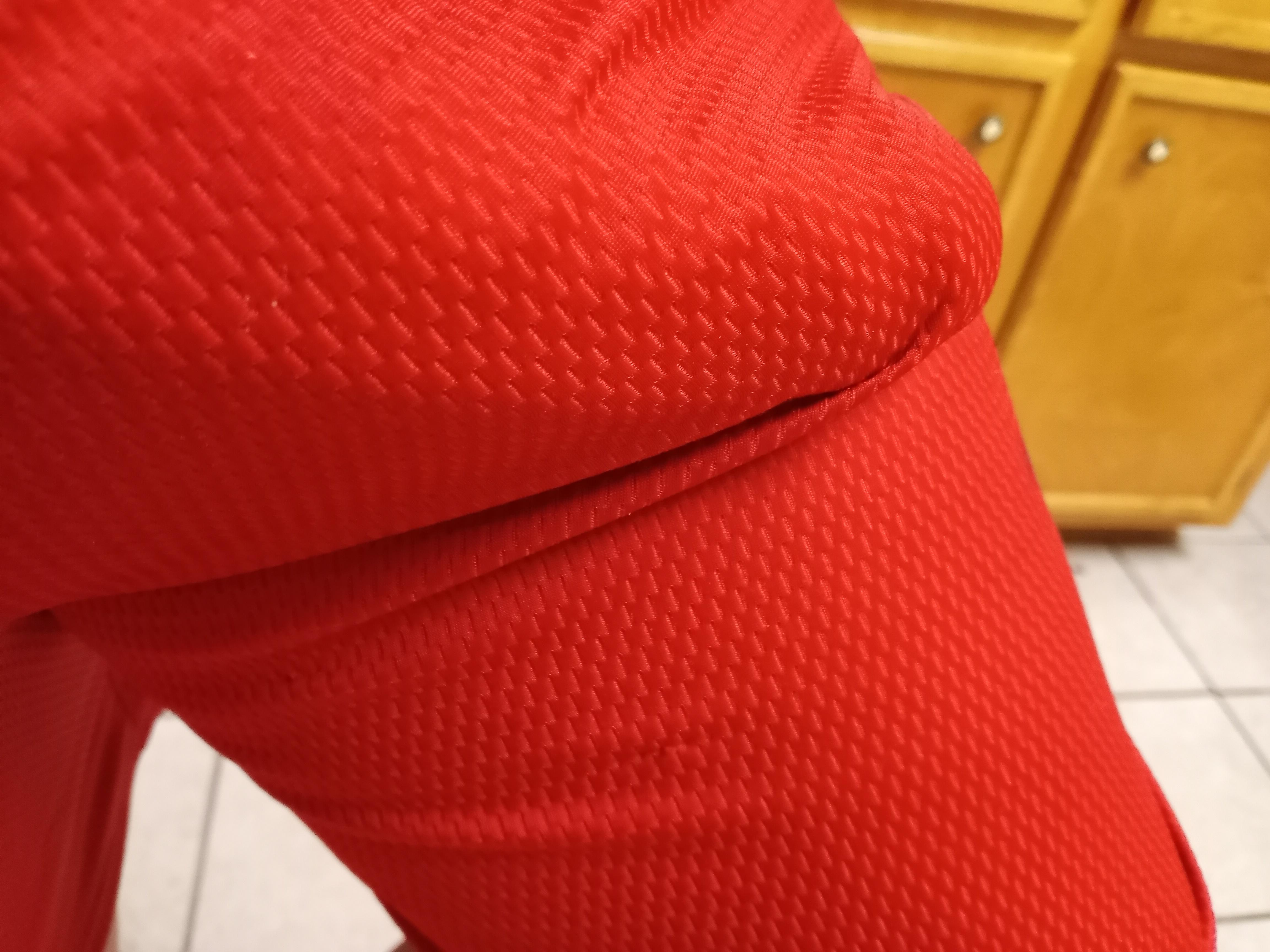 For some reason the women at the gym are extra friendly when I where my lucky red shorts | Scrolller