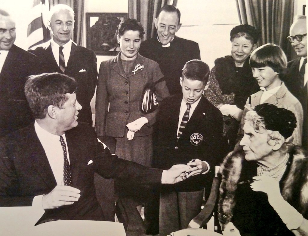 Former First Lady Edith Wilson meeting JFK. | Scrolller