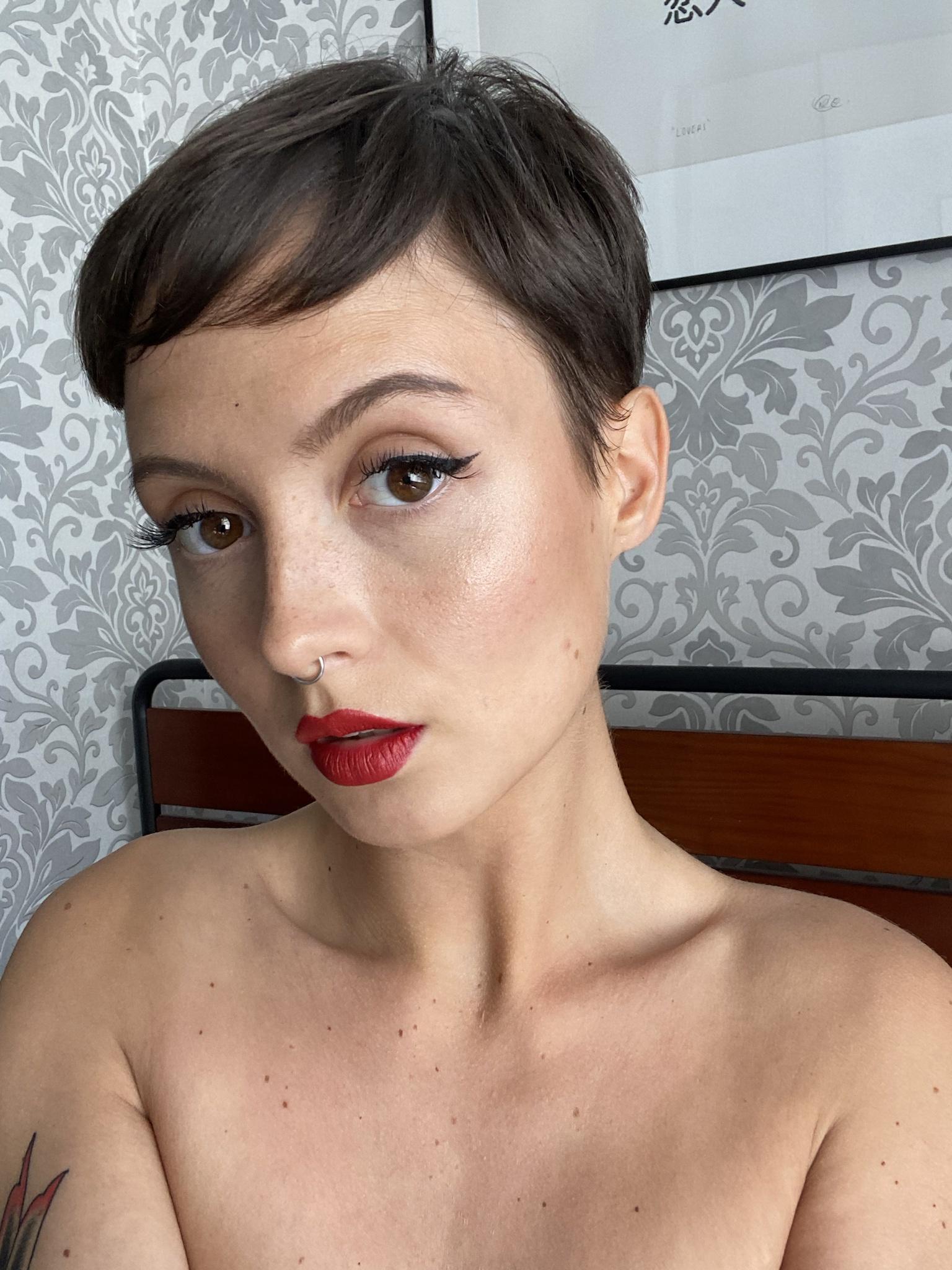 Freckled and freakin' hot this heatwave! 😅 | Scrolller