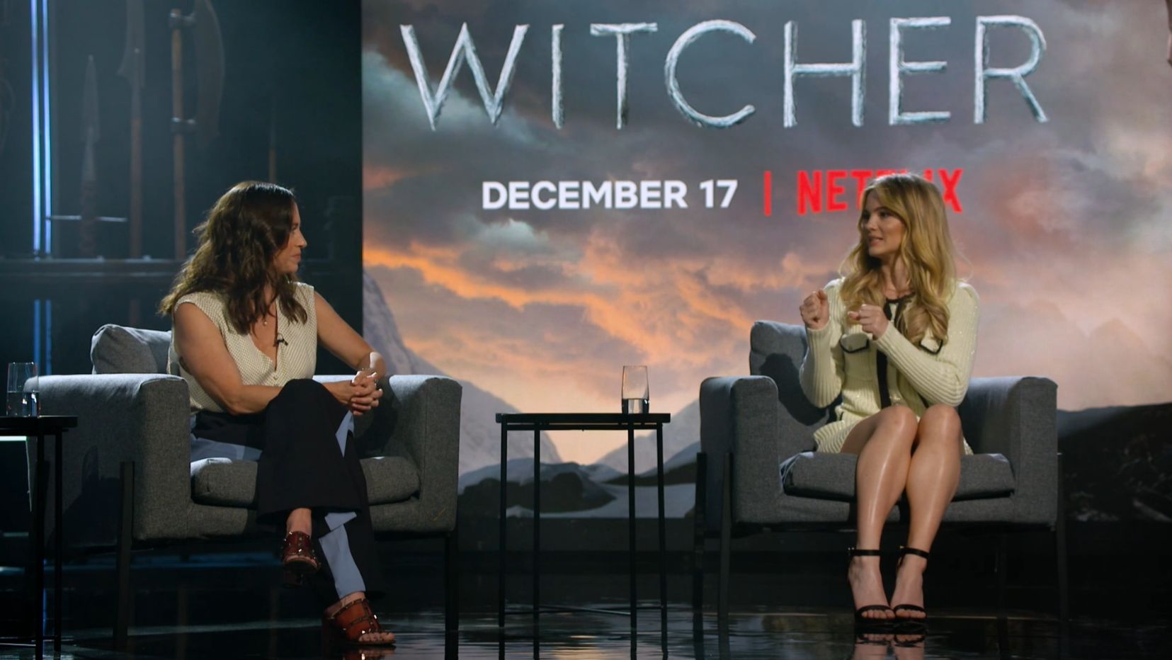 Freya @ WitcherCon panel (look at dem legs) :O | Scrolller