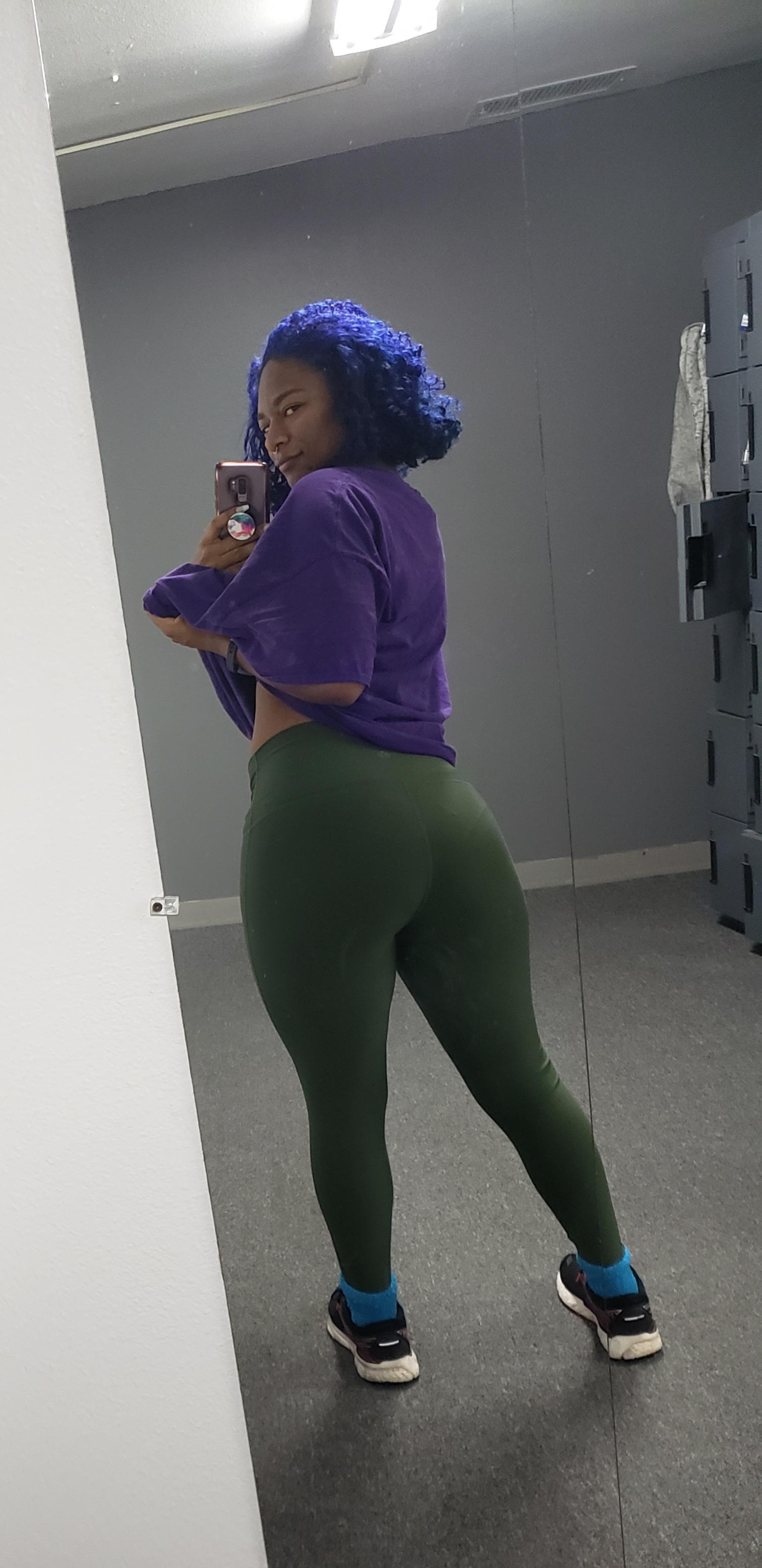 Friday booty progress | Scrolller