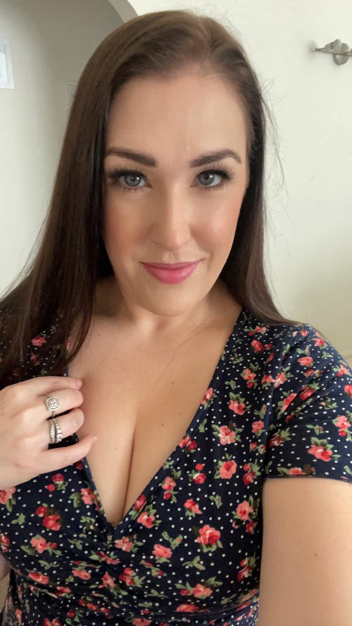 Friday funny time! What do you call a man who shaves 10 times a day? | Scrolller