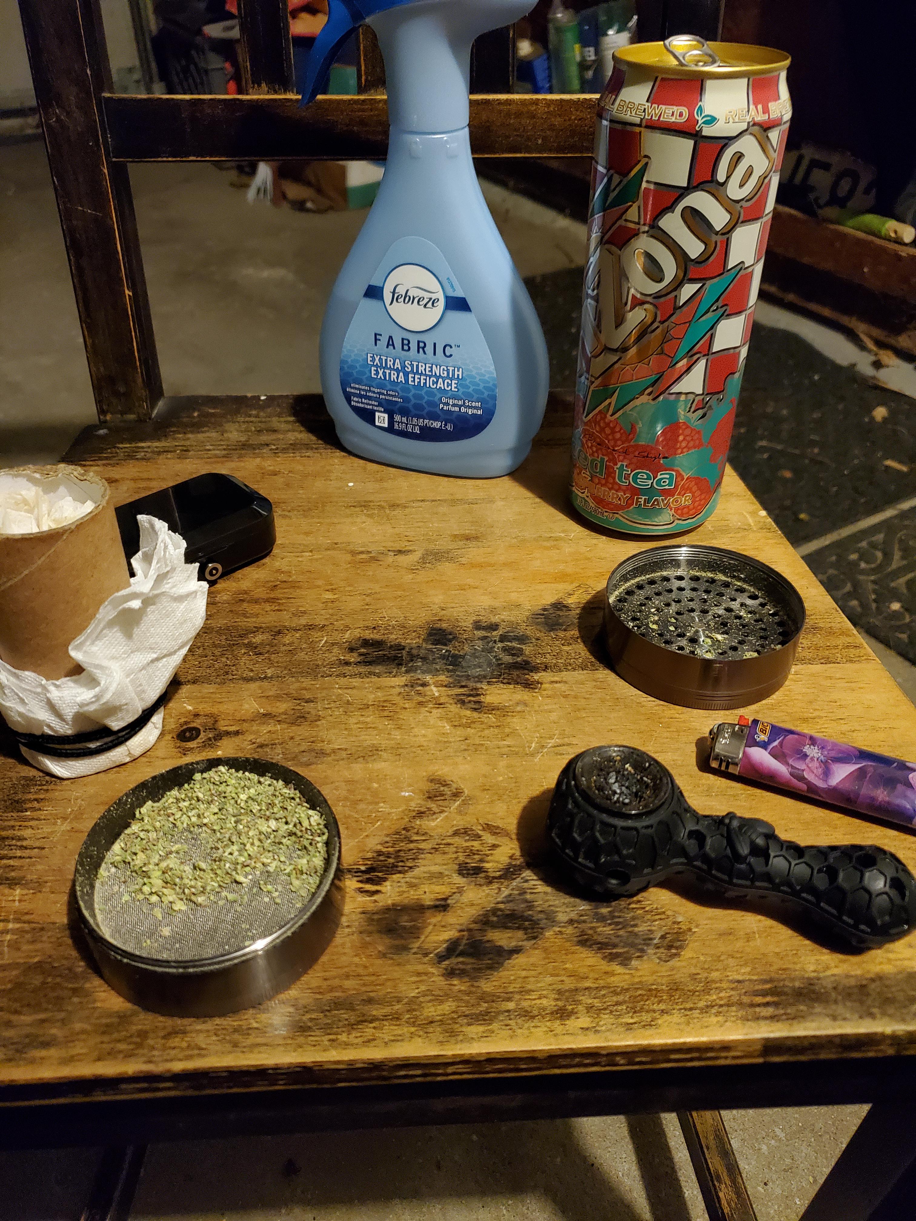 Friday night smoke sesh 🥬 | Scrolller