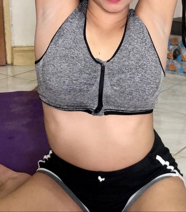 Friday stretches :) | Scrolller