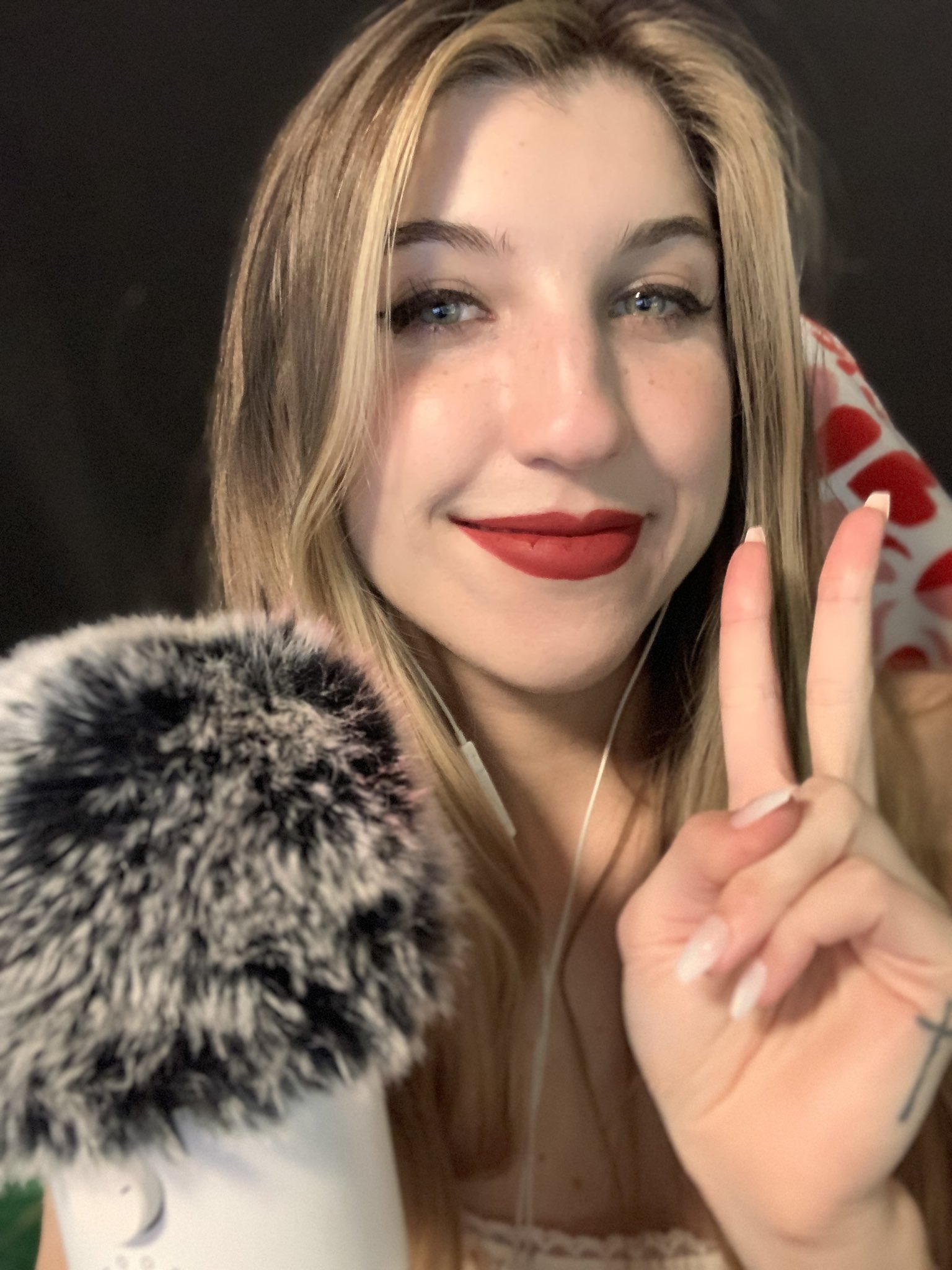 Frivvi doing LIVE ASMR right now on Twitch :) | Scrolller