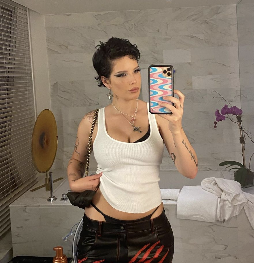 It's hard to top all the pics of her nude, but she's still a piece no matter what 🔥 | Scrolller