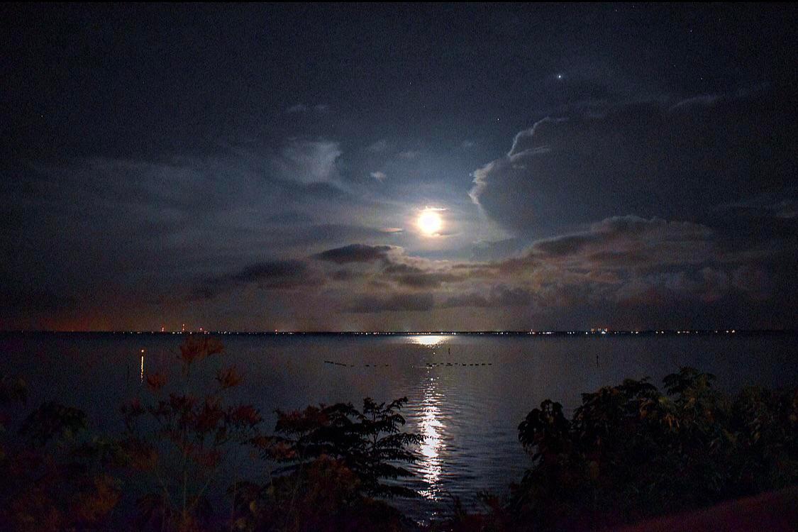 Full moon from Scenic Hwy. | Scrolller