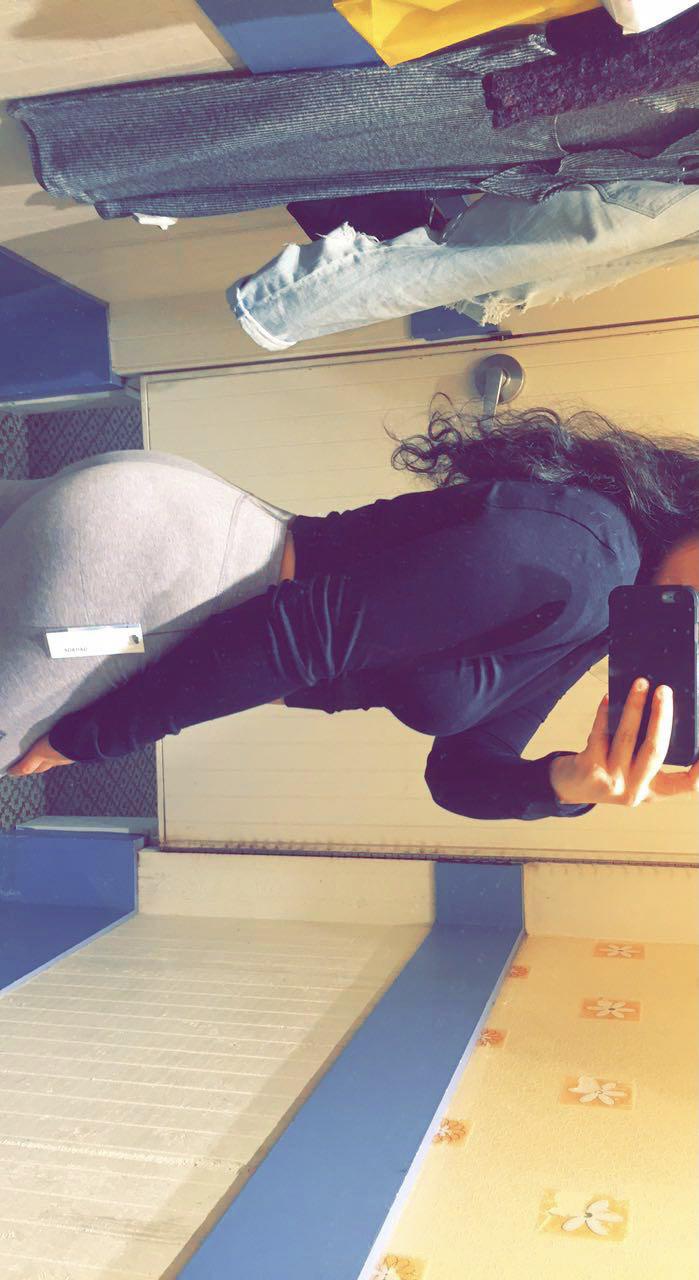 fitting room fun 😋 | Scrolller