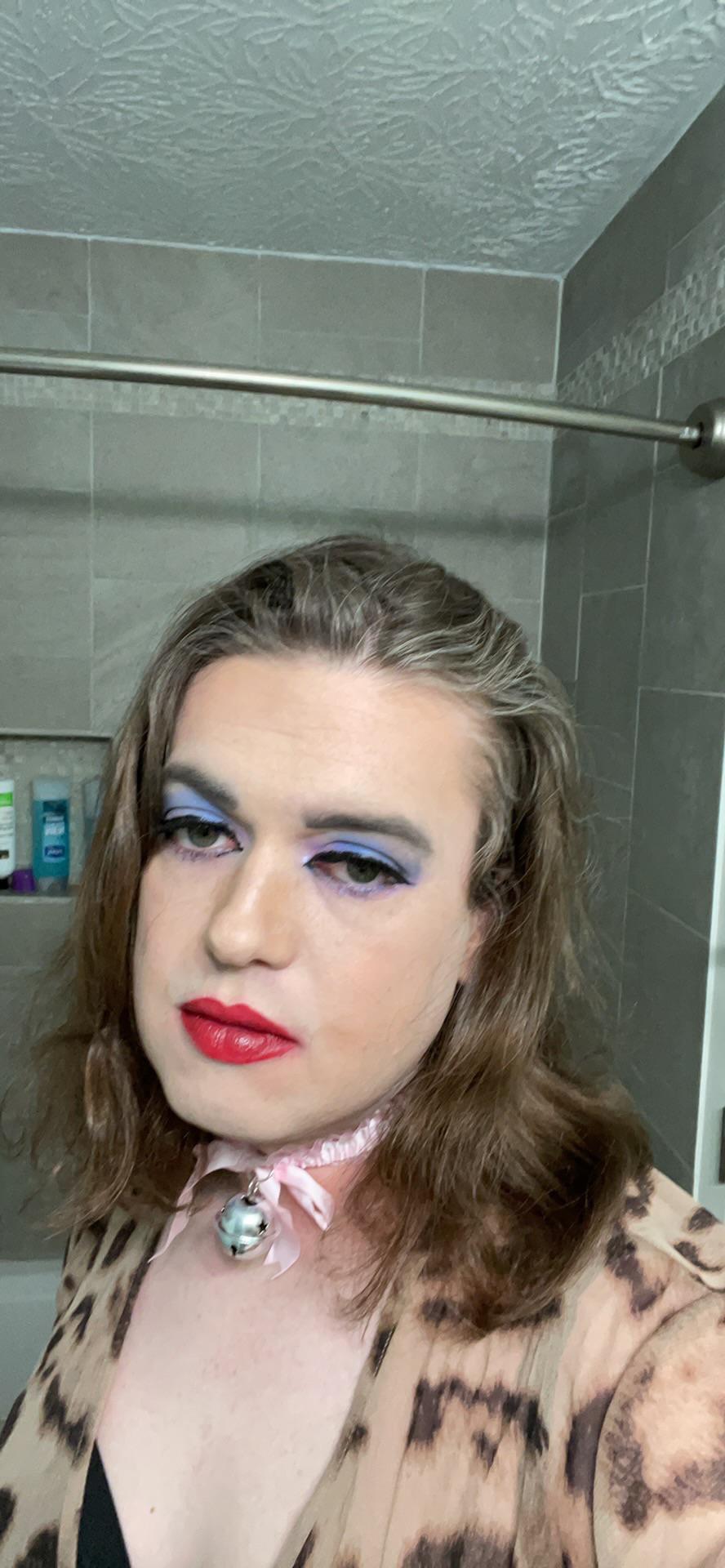 Fun with makeup | Scrolller