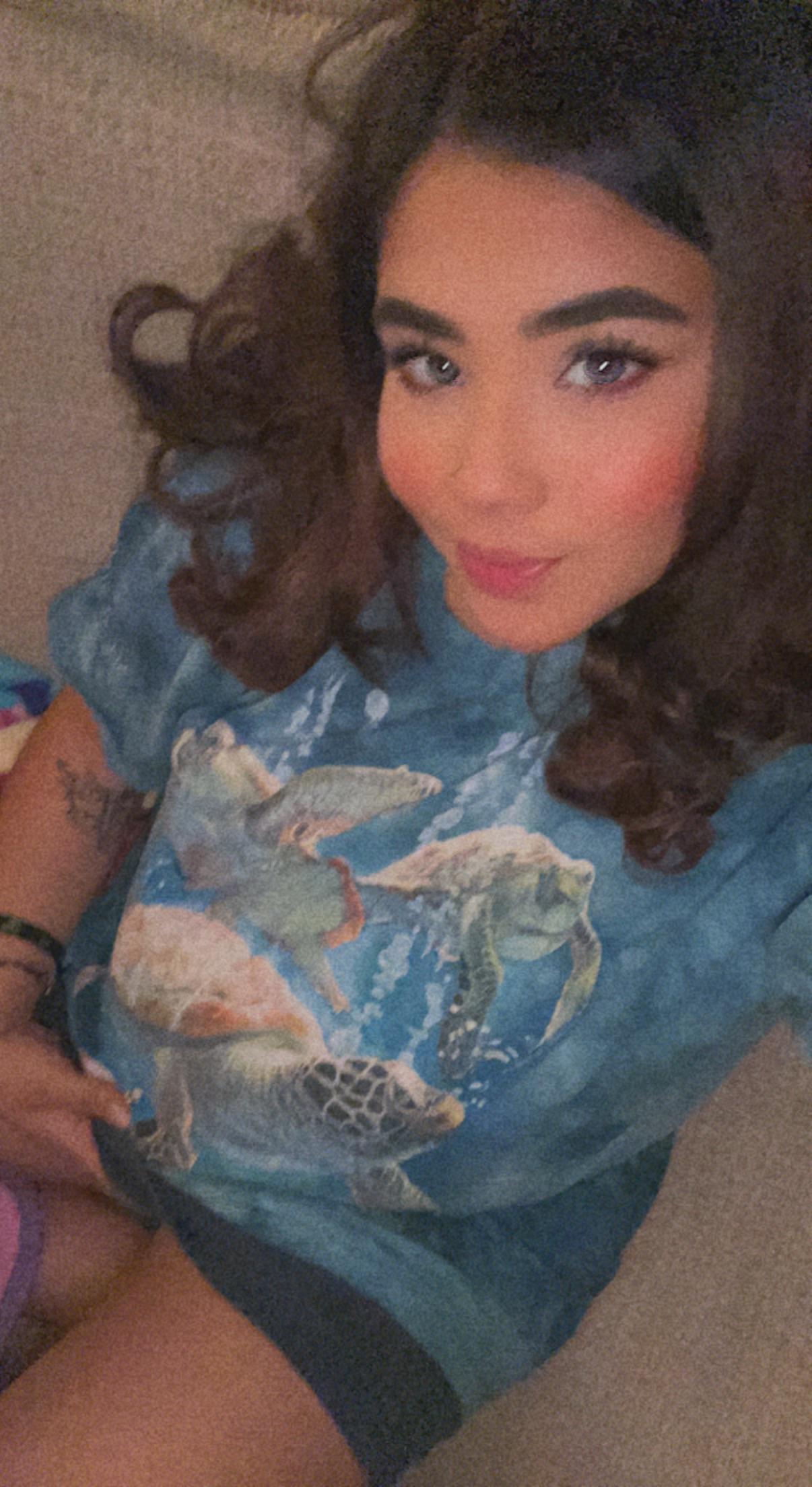 Funnel feed me while you play with my belly? 🐷😛 | Scrolller