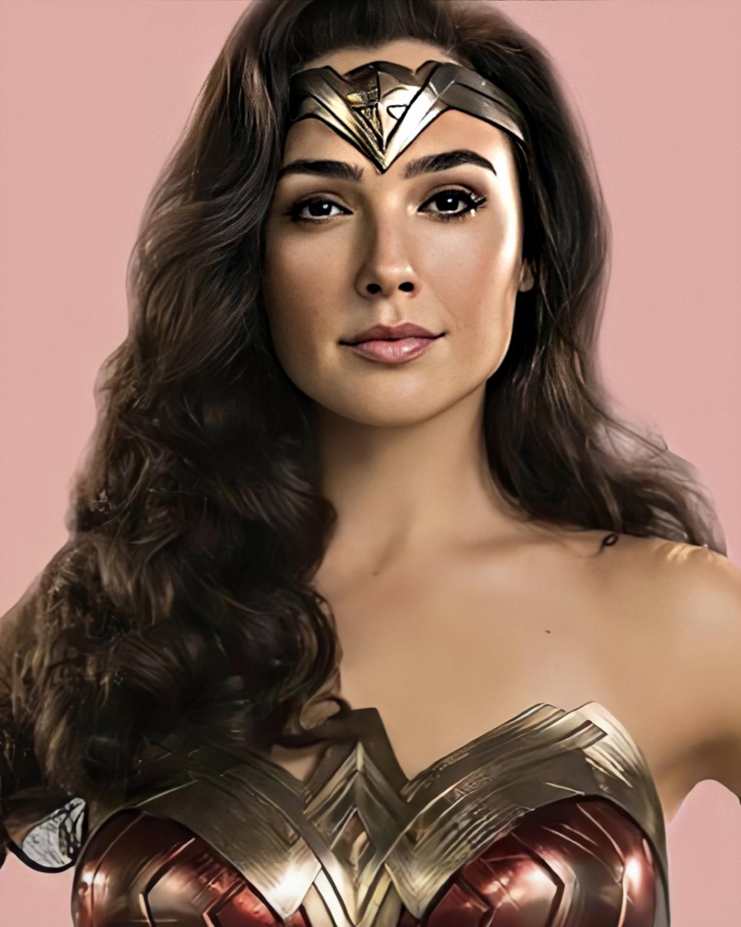 Gal Gadot Scrolller