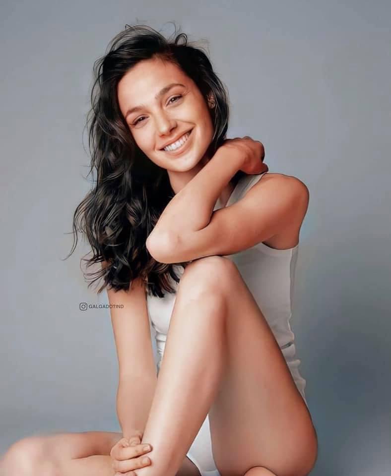 Gal smile appreciation post | Scrolller