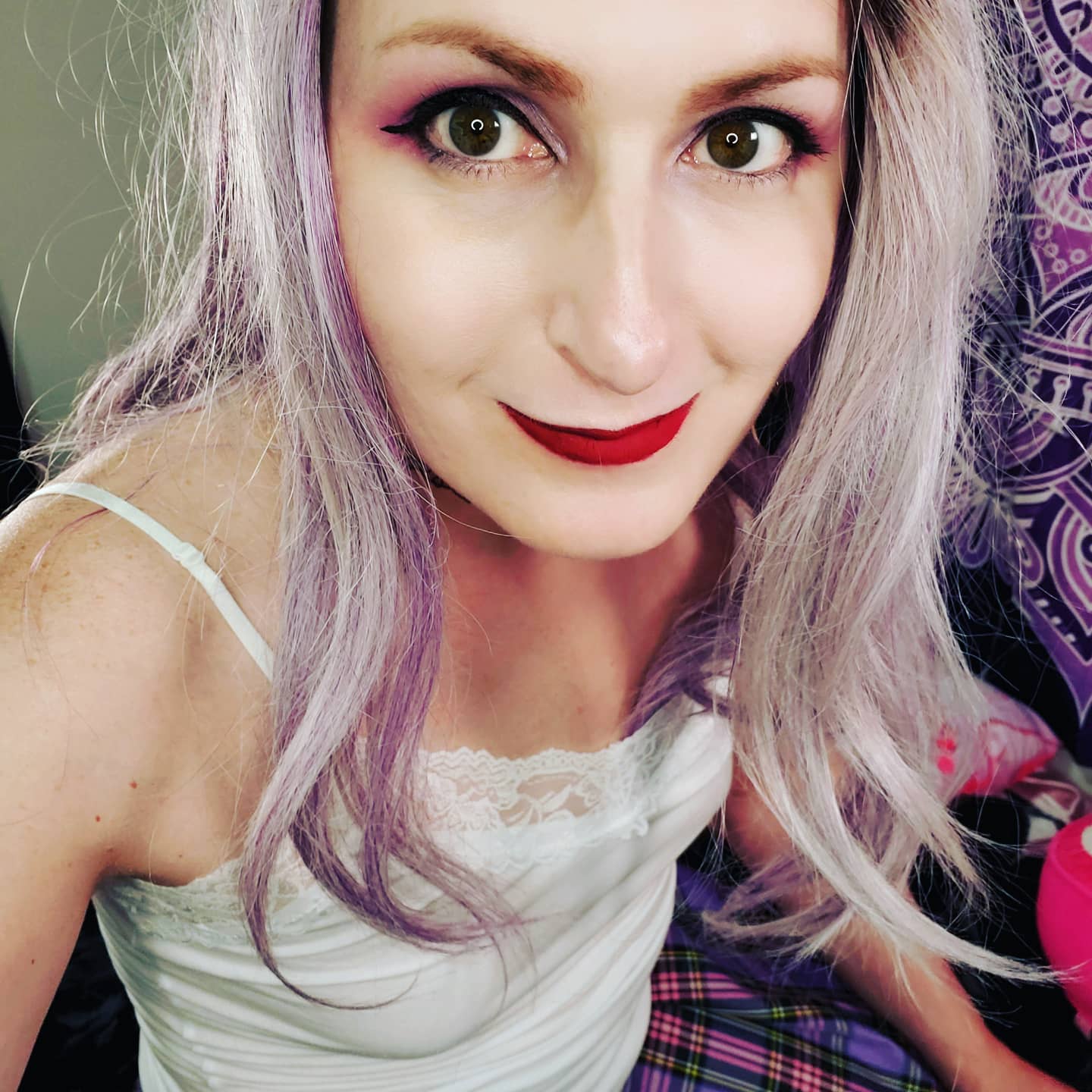 Gamer girl, cosplayer, weirdo 😜 | Scrolller