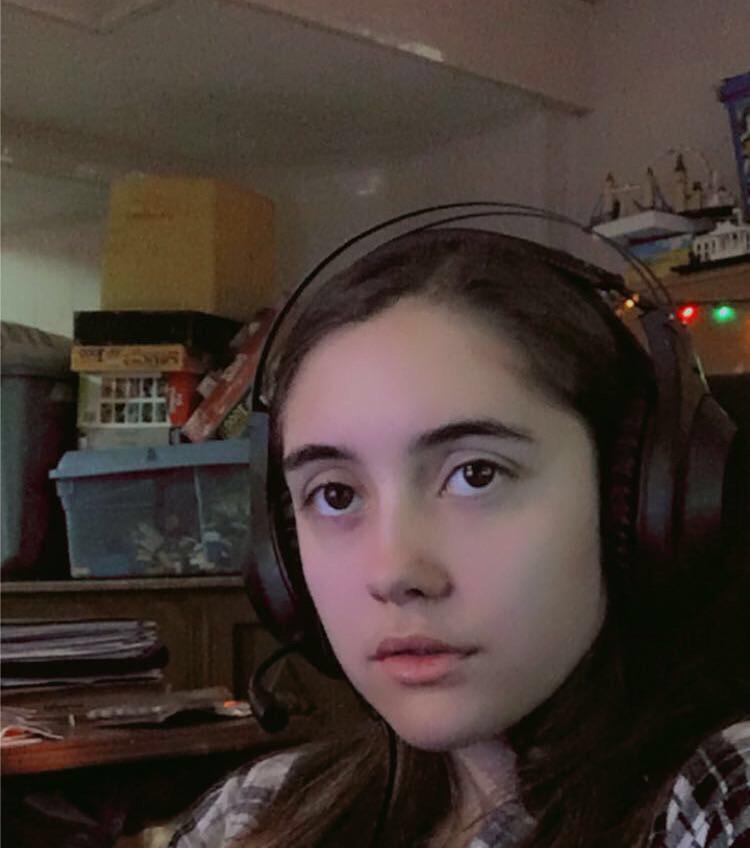 Gamer girl hours | Scrolller