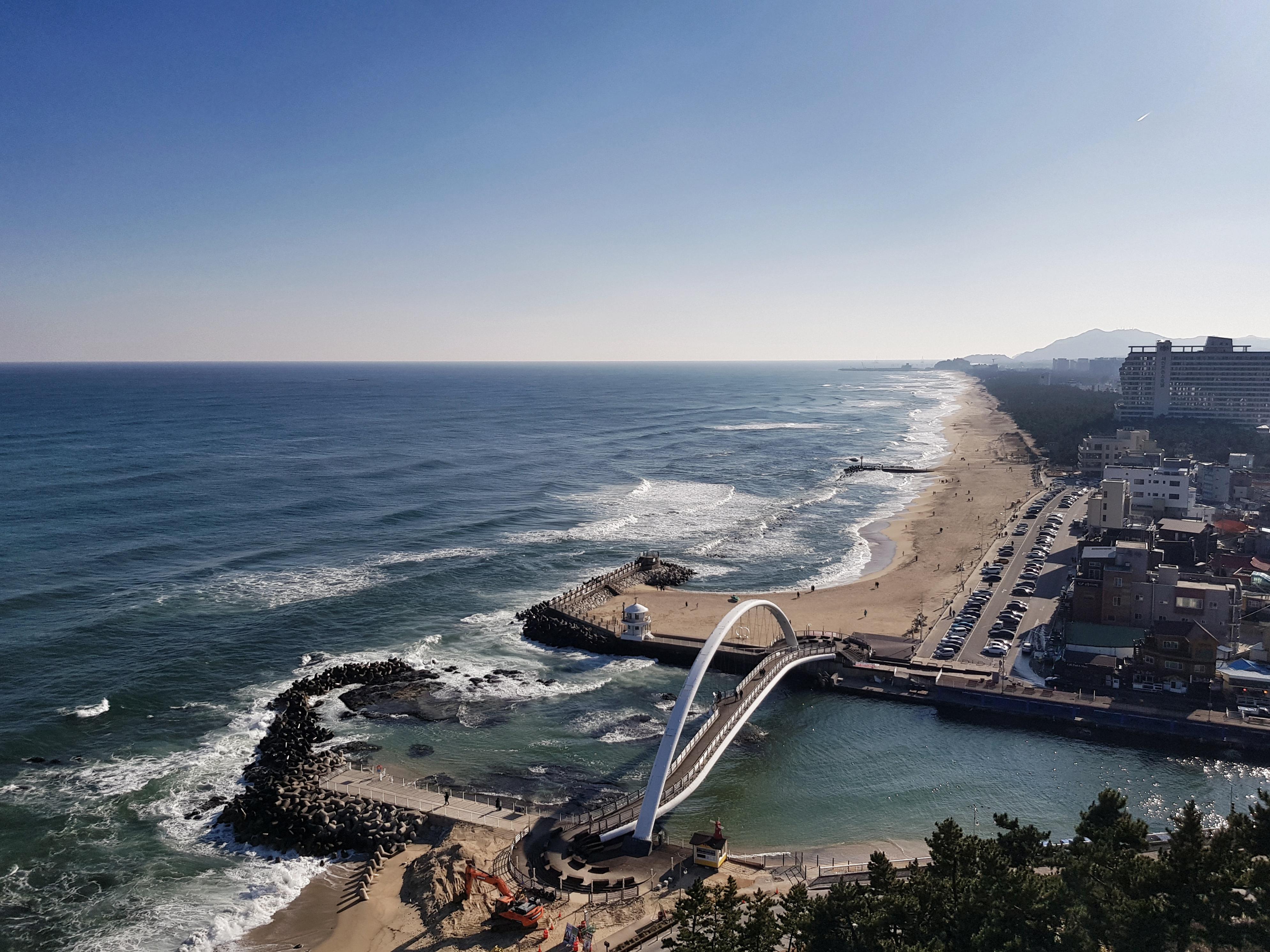 Gangneung oceanfront view from the Seamarq Hotel [3978×2983] [OC] | Scrolller