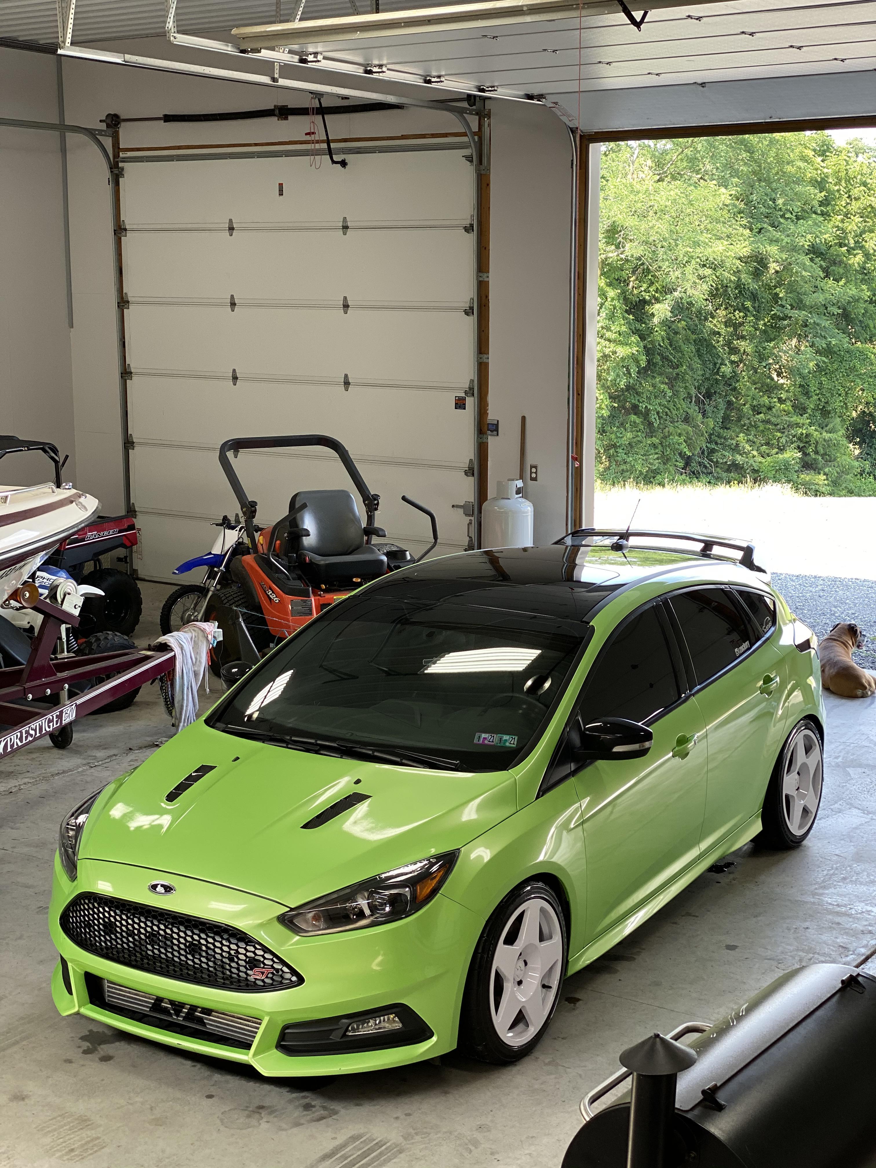 garage queen | Scrolller