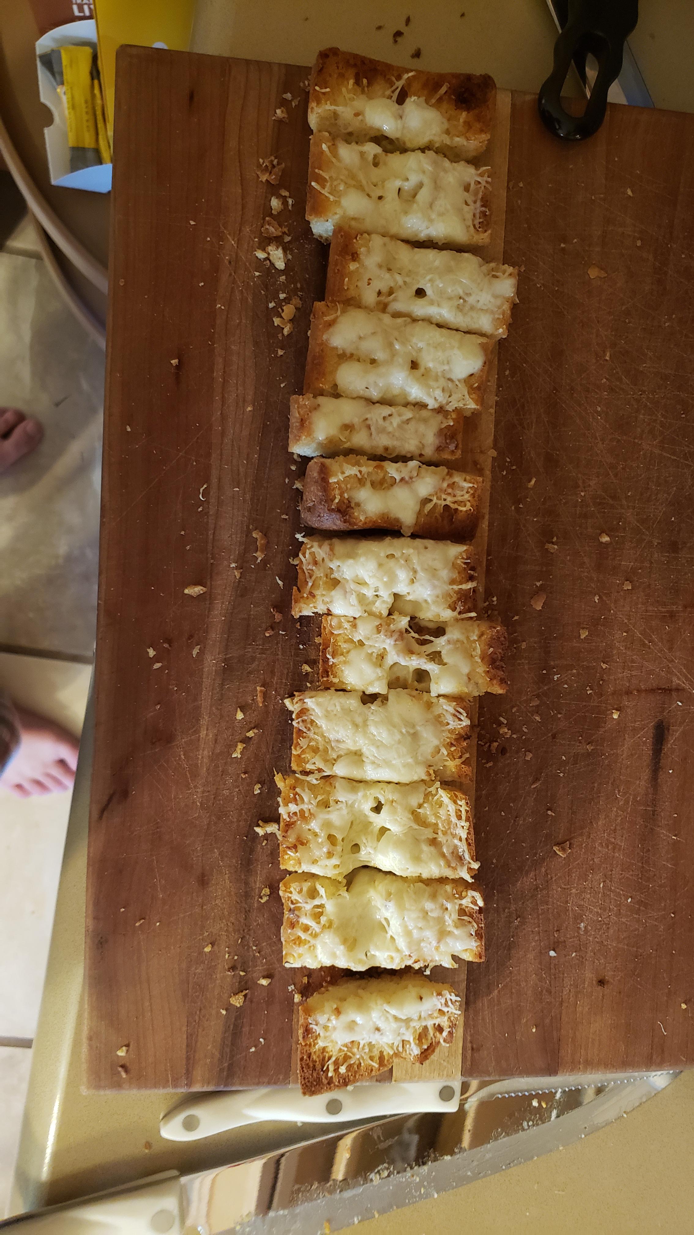 Garlic bread | Scrolller