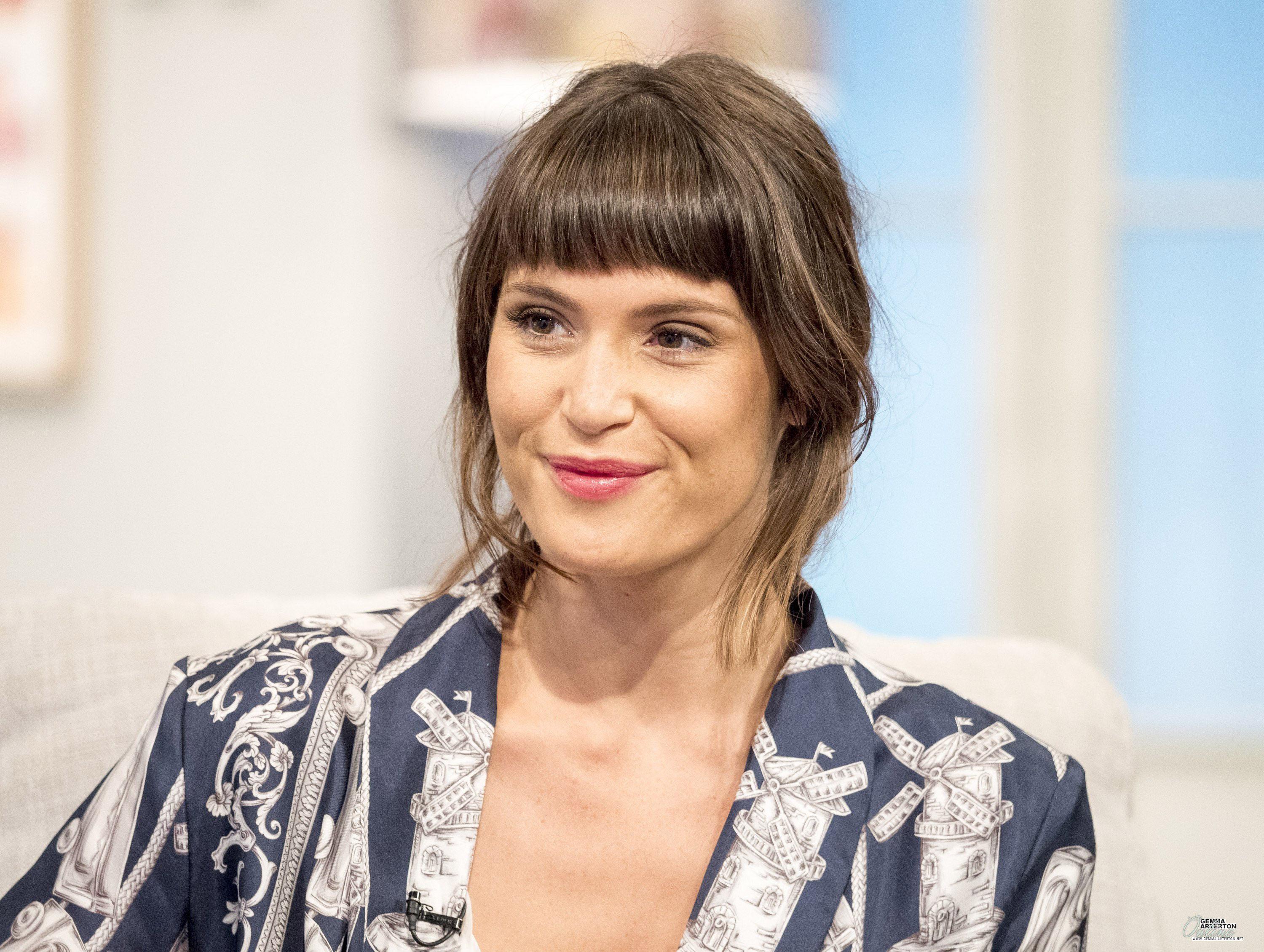 Gemma Arterton Scrolller