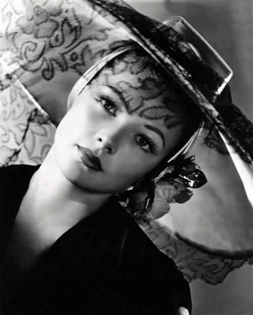 Gene Tierney | Scrolller