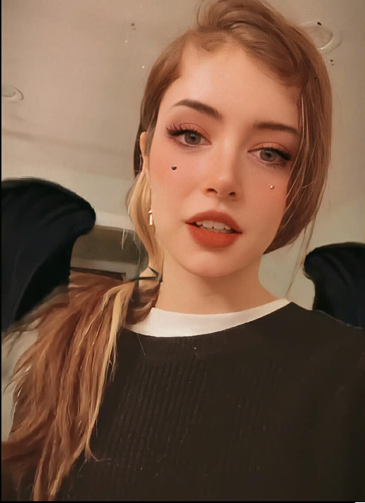 Getting completely hard for Chrissy Costanza, let's trade | Scrolller