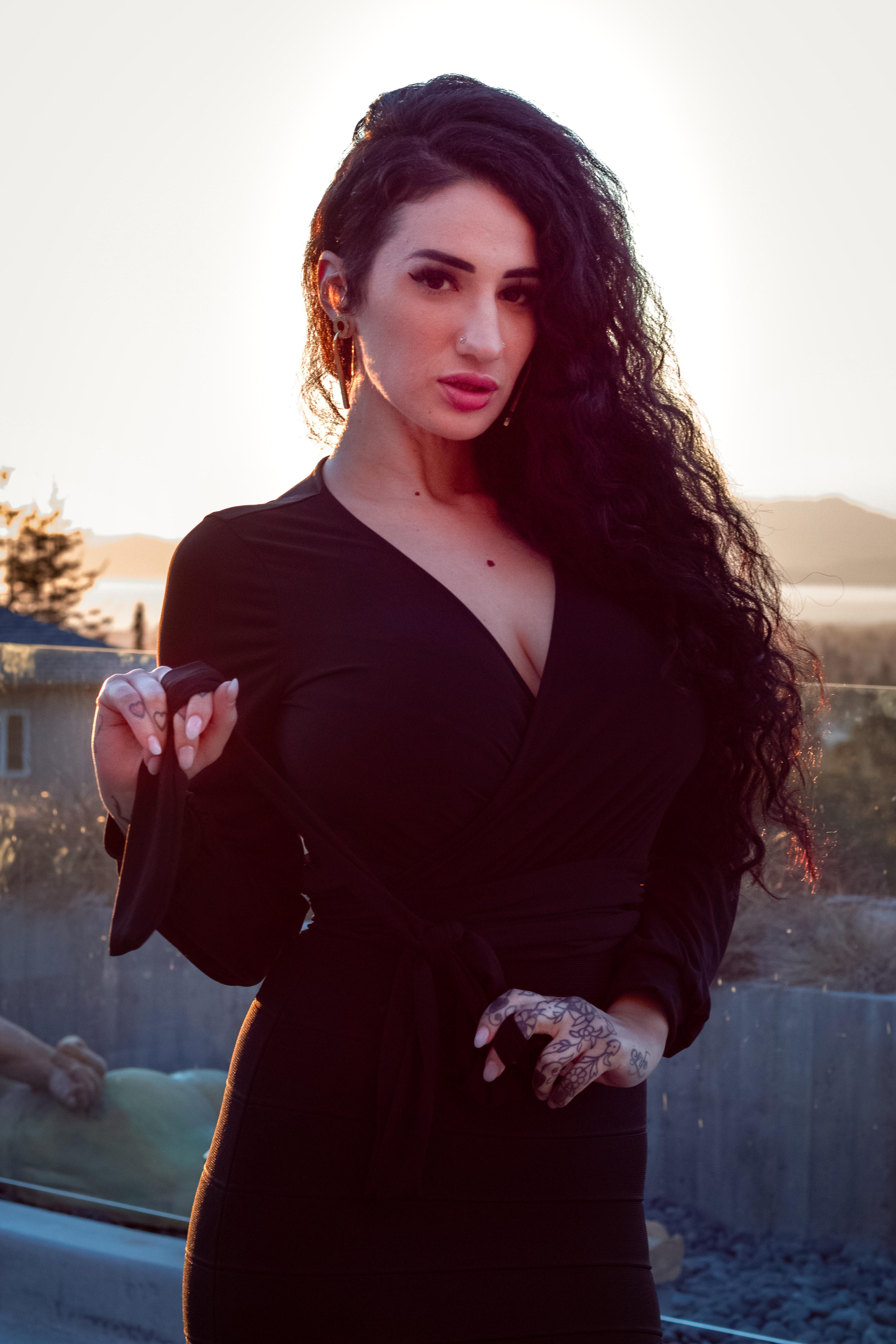 Arabelle Raphael | Scrolller