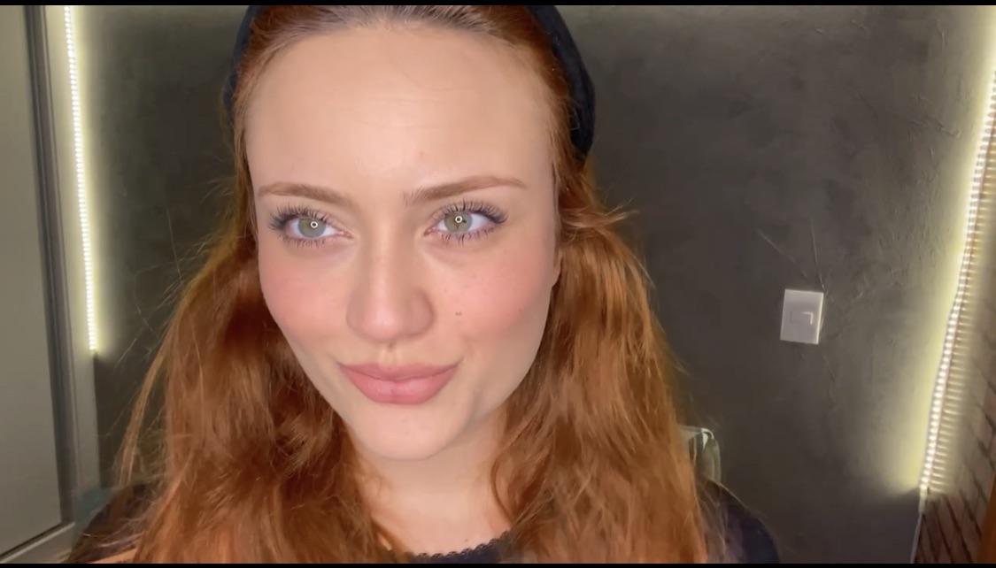 Getting ready for my video call | Scrolller