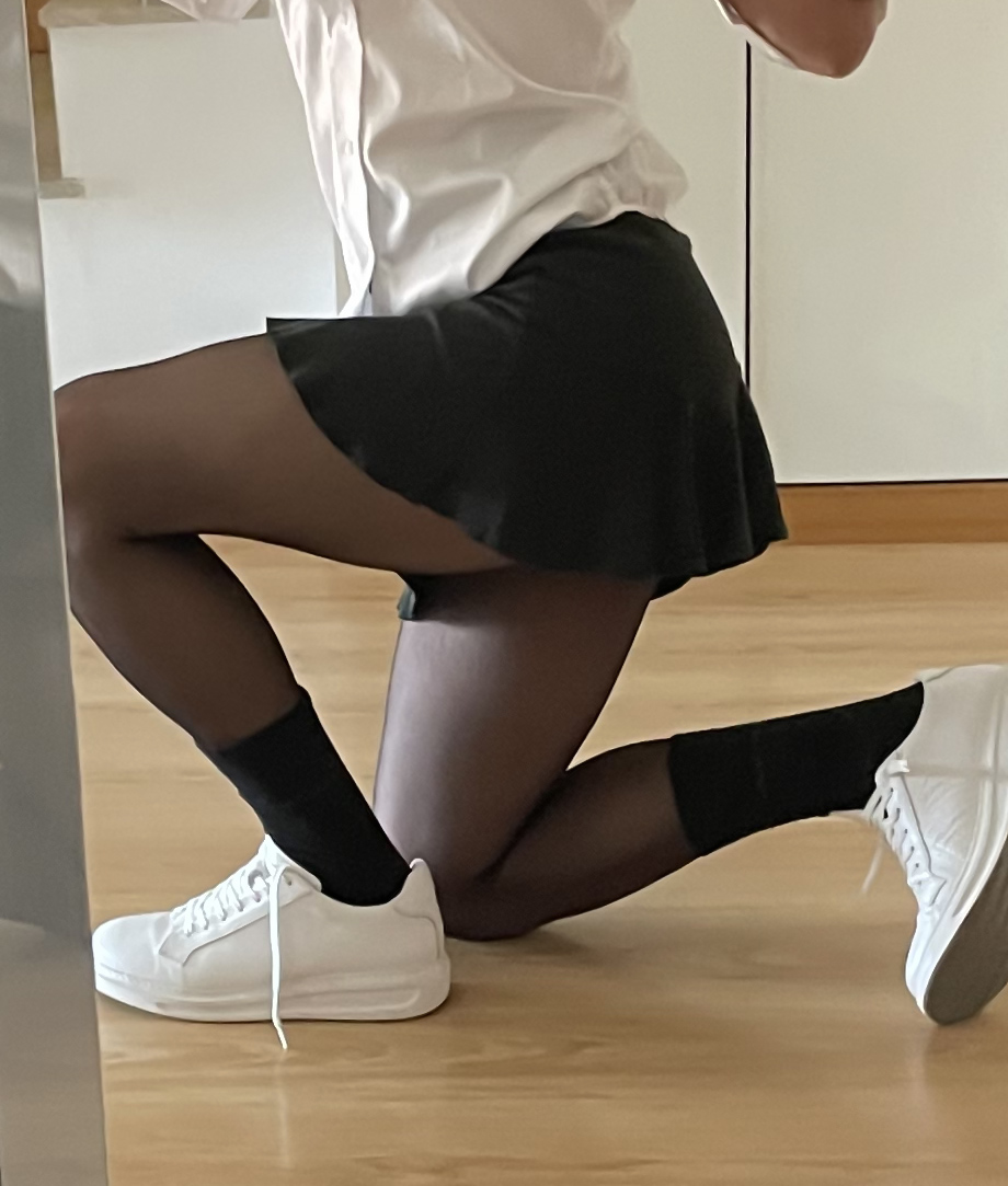 Getting used to wearing skirts | Scrolller