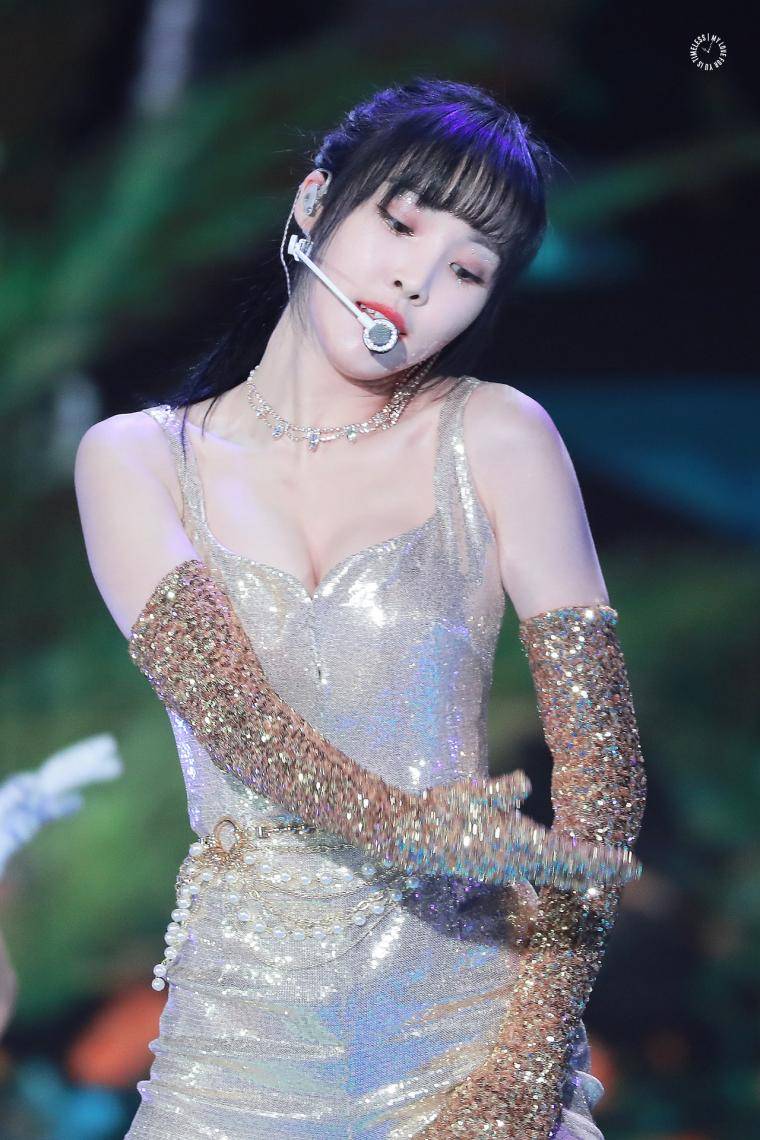 GFRIEND - Yuju | Scrolller