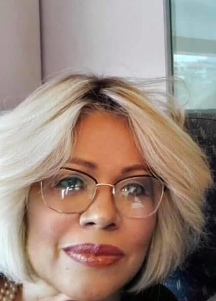 Gilfy aunt | Scrolller