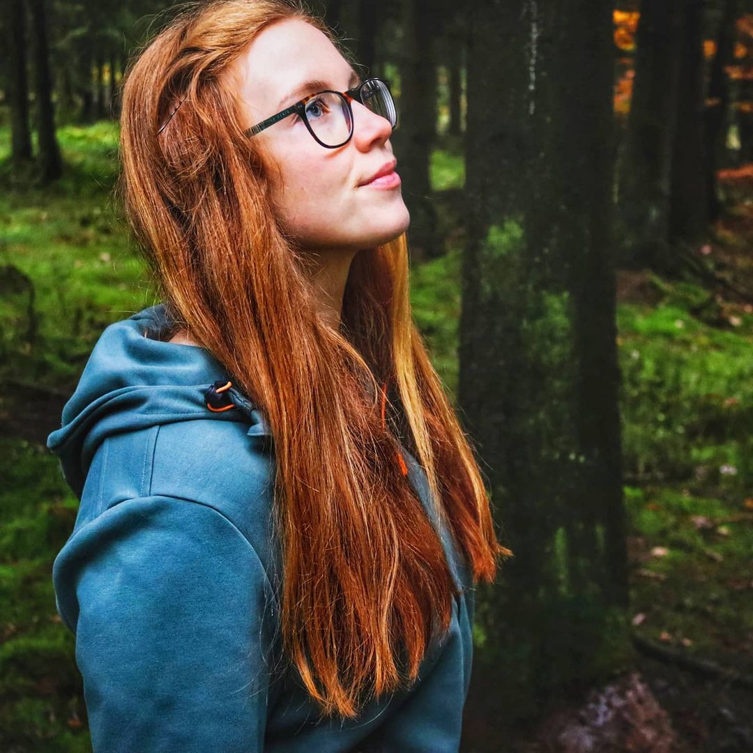 Ginger In The Woods Scrolller 4703