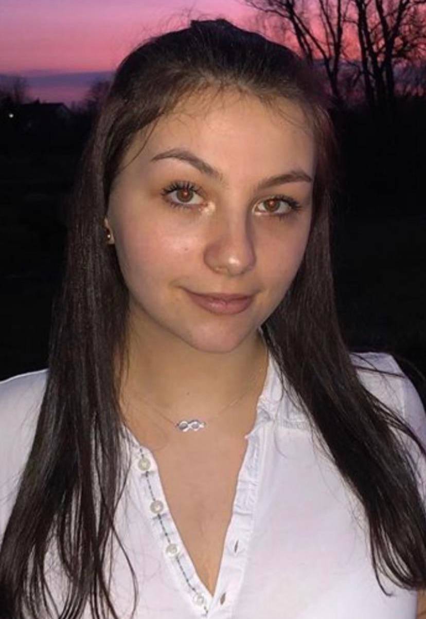 Girl from a year above 🥵 | Scrolller