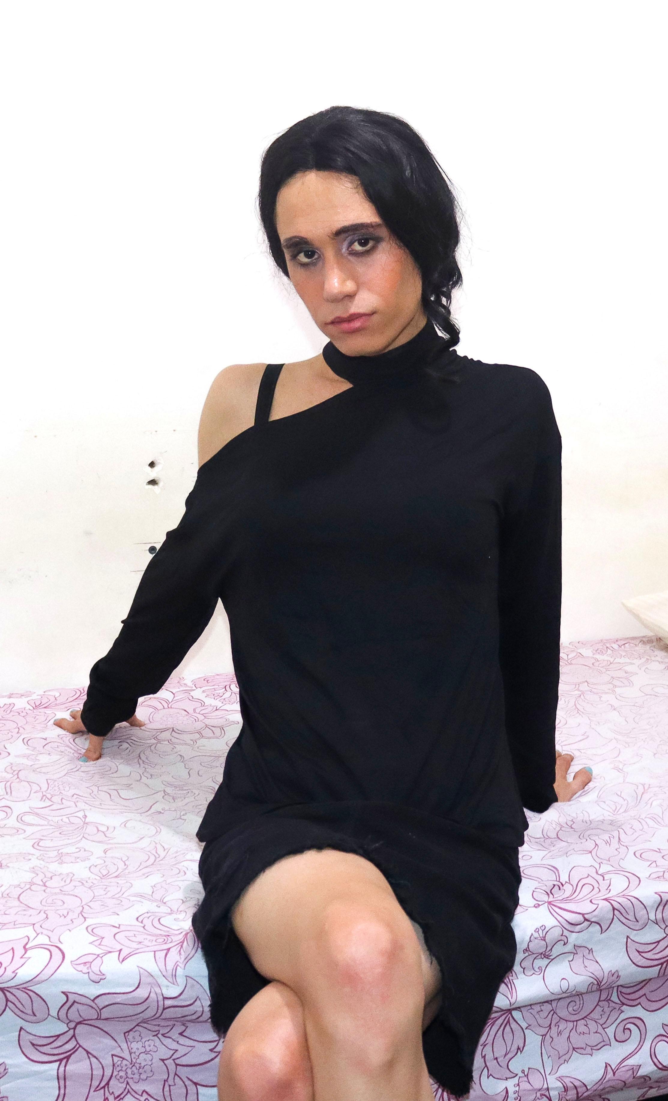 Girl in Black 😍😍😍 | Scrolller