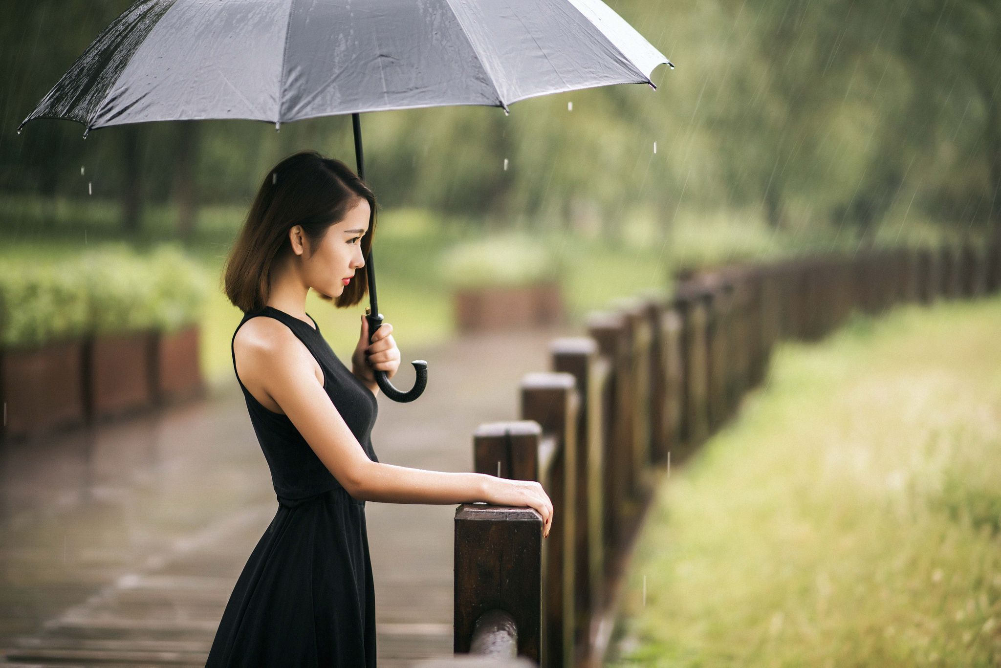 girl in the rain | Scrolller