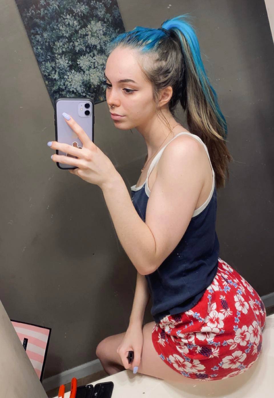 Give my ponytail a tug | Scrolller